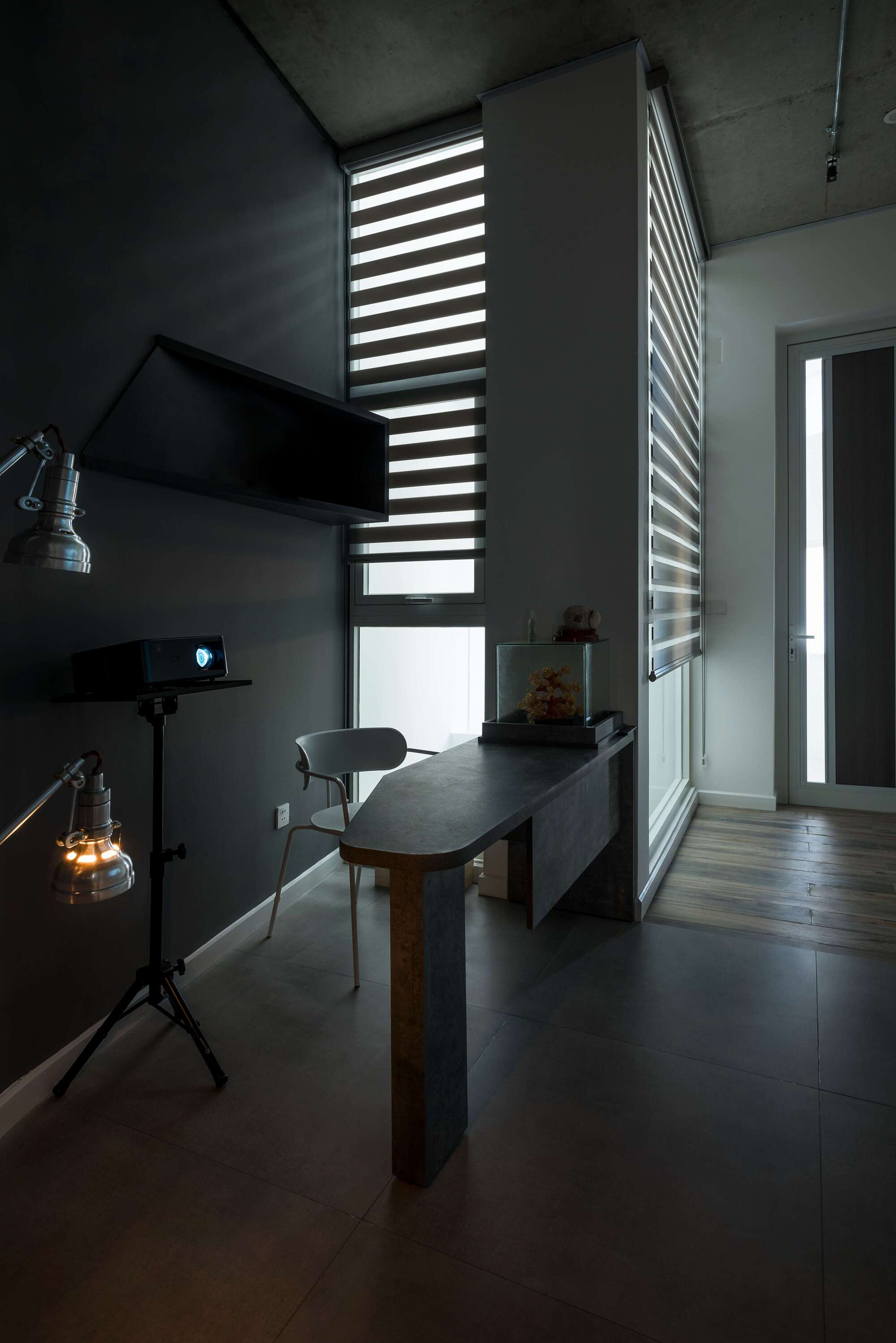 Gallery of House + Studio / NAW Studio - 18