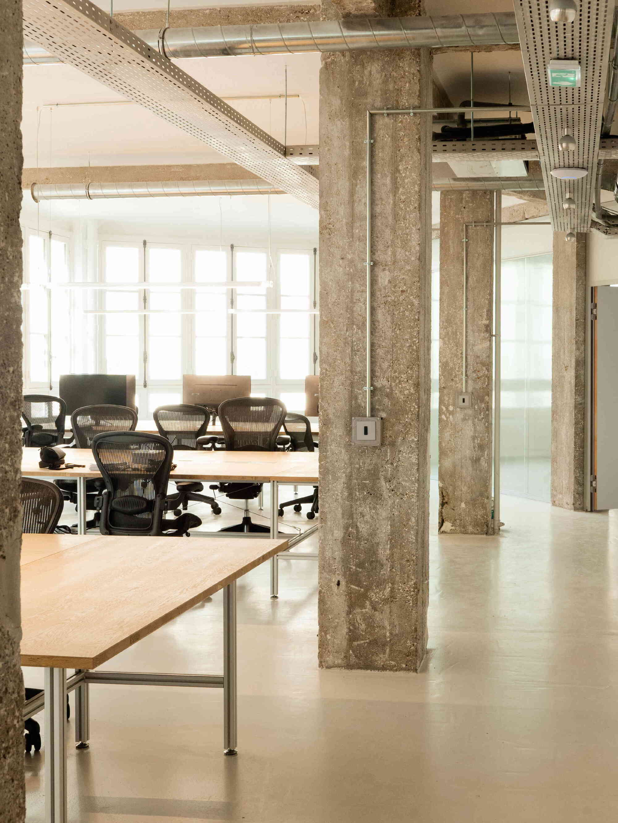 Gallery of Chez Riot Office Space / ūti architectes - 4