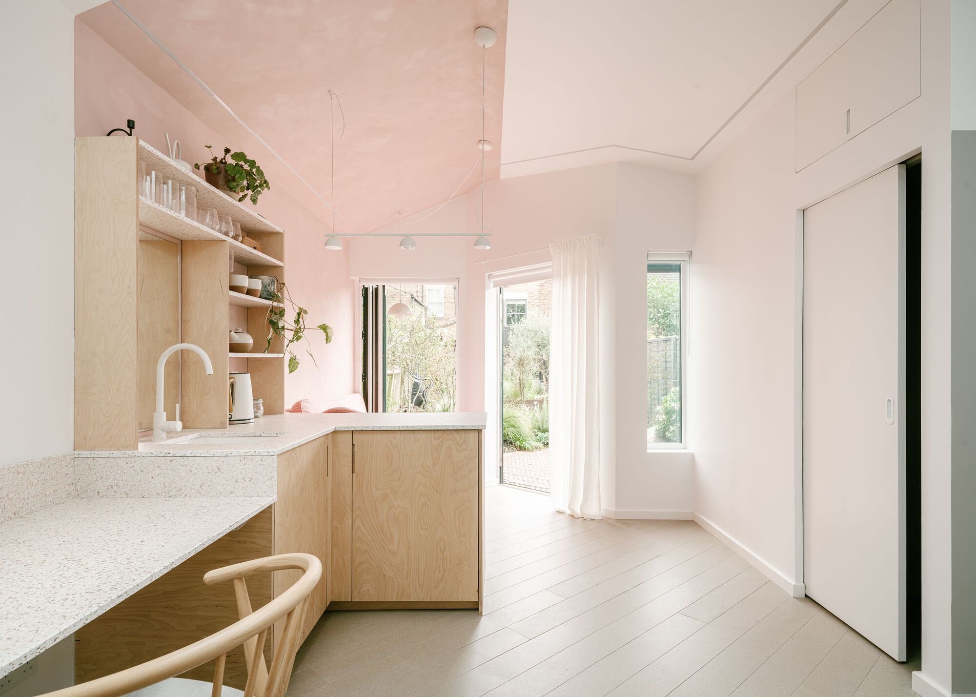 Gallery of KIM Oflage Studio / Delve Architects - 11