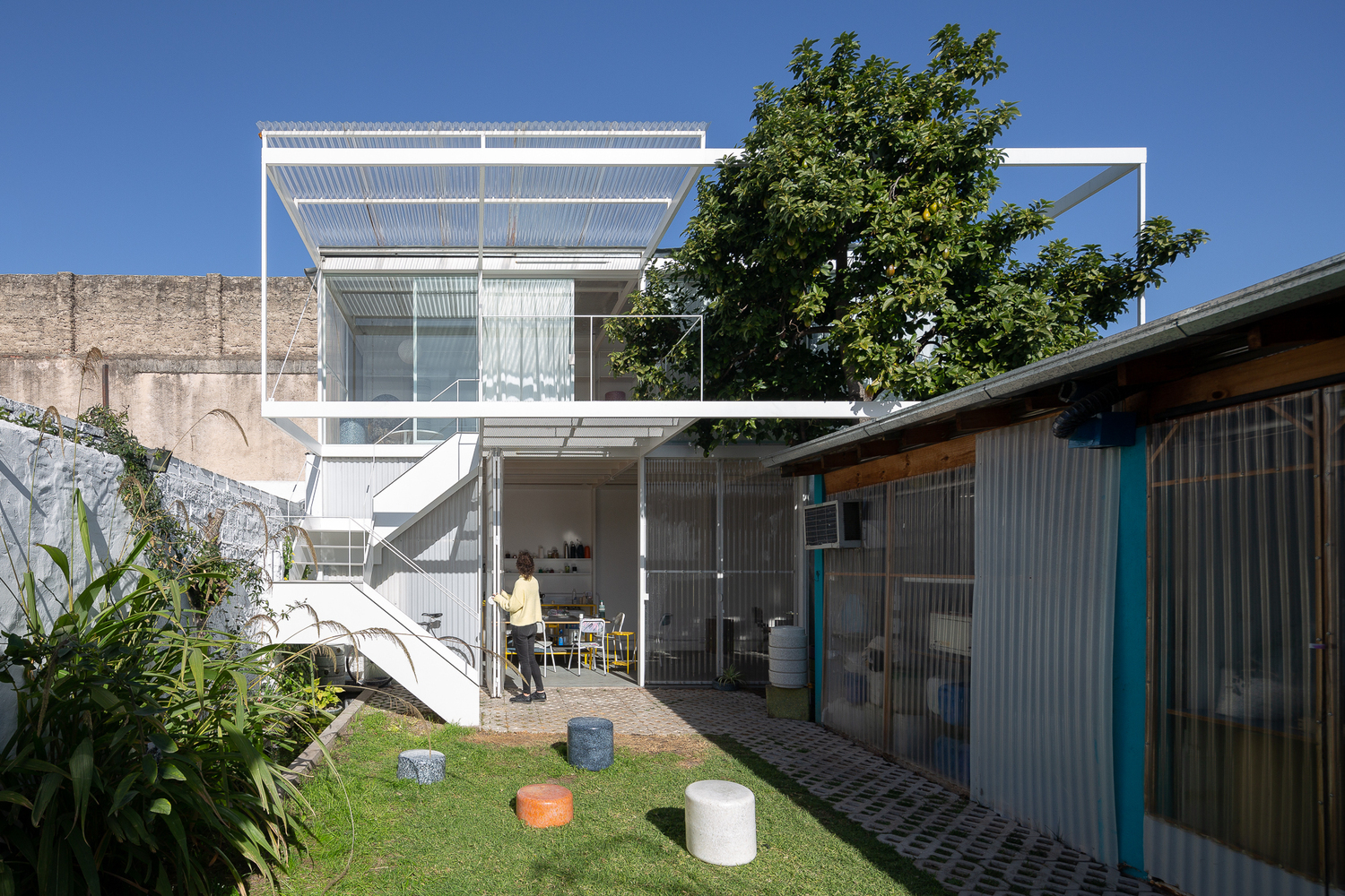 Galería de Conoce a los 15 proyectos finalistas del Premio Obra del Año 2025 de ArchDaily en ...