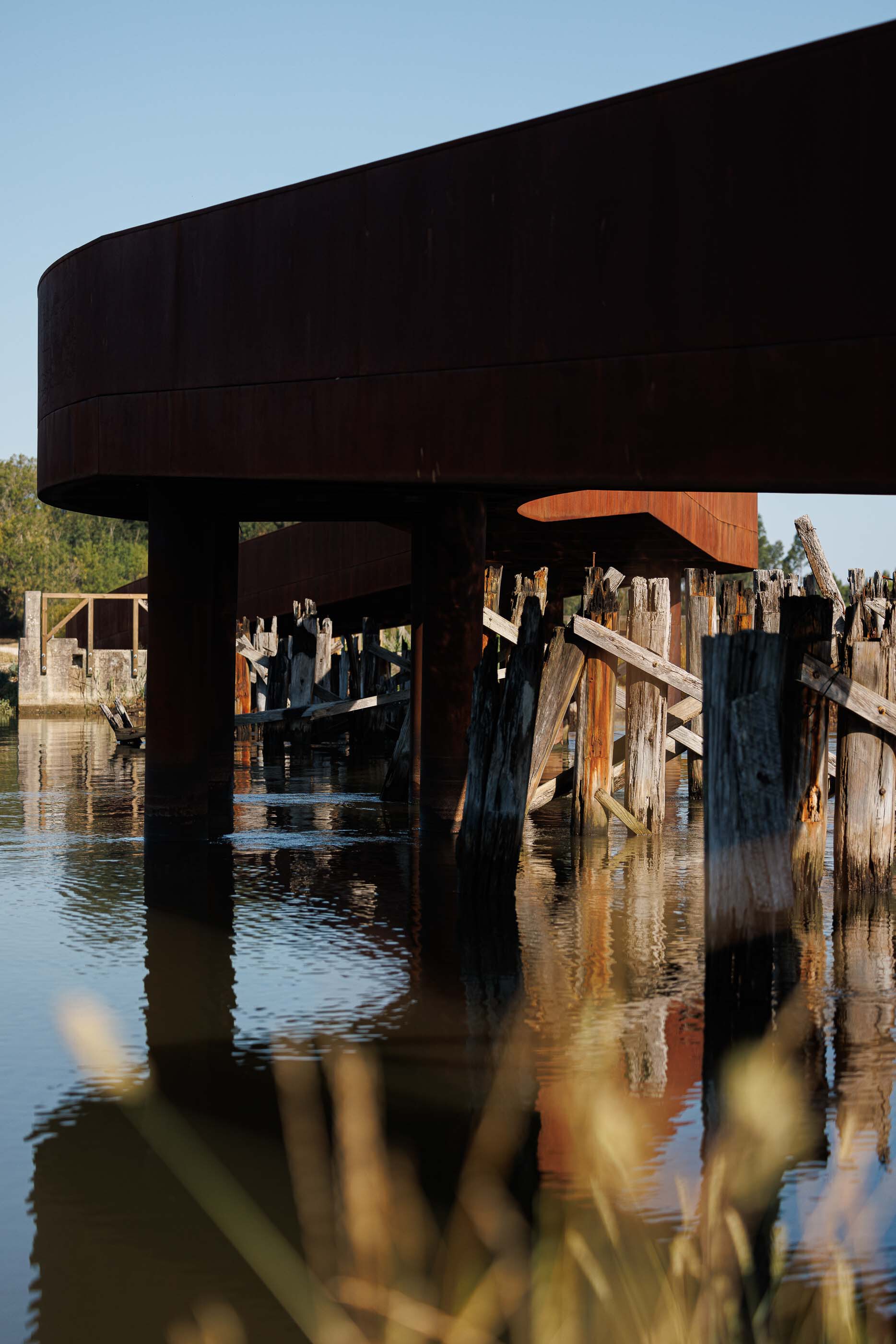 Gallery of Cycle and Pedestrian Crossing Over the Fareja Bridge ...