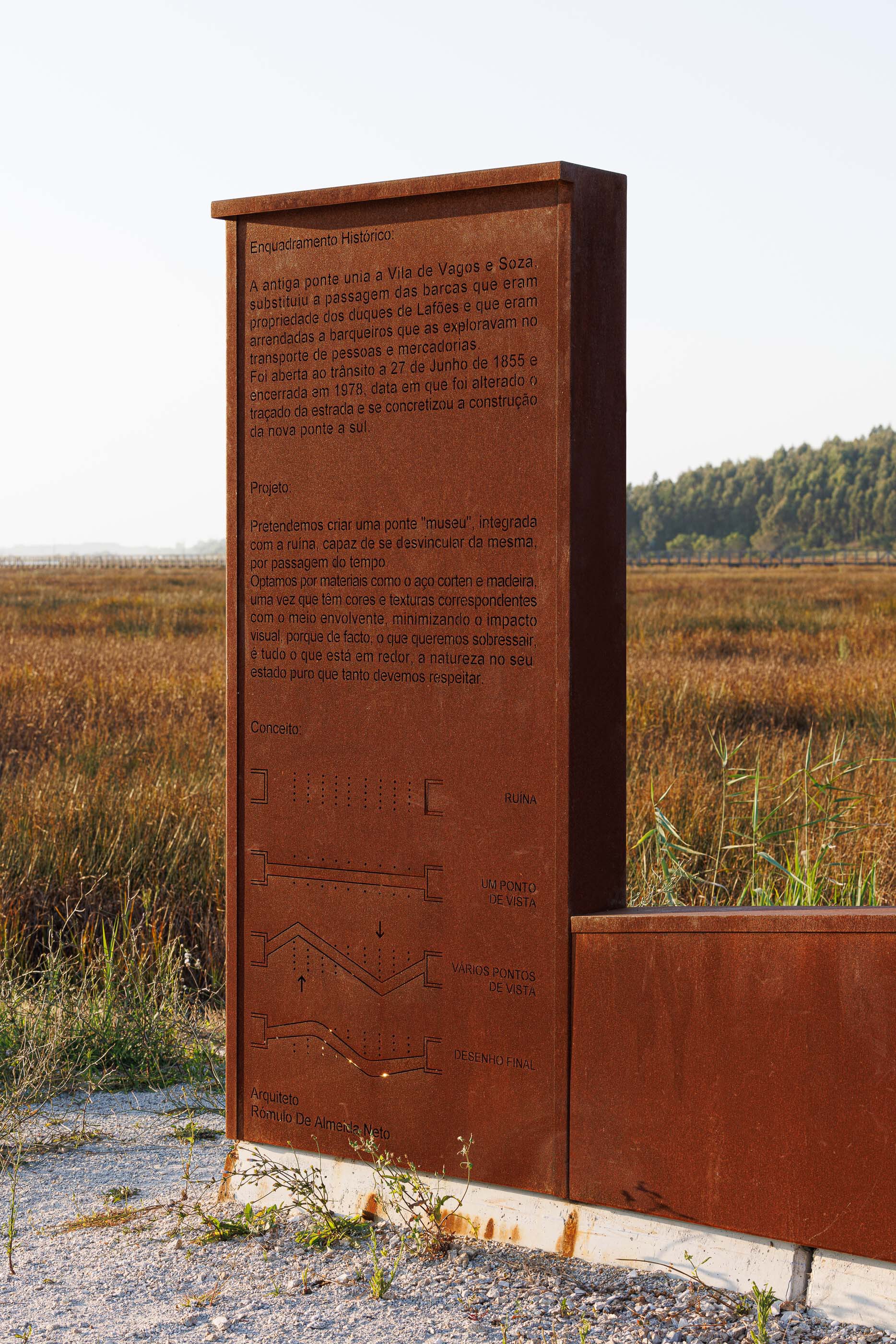 Gallery of Cycle and Pedestrian Crossing Over the Fareja Bridge ...