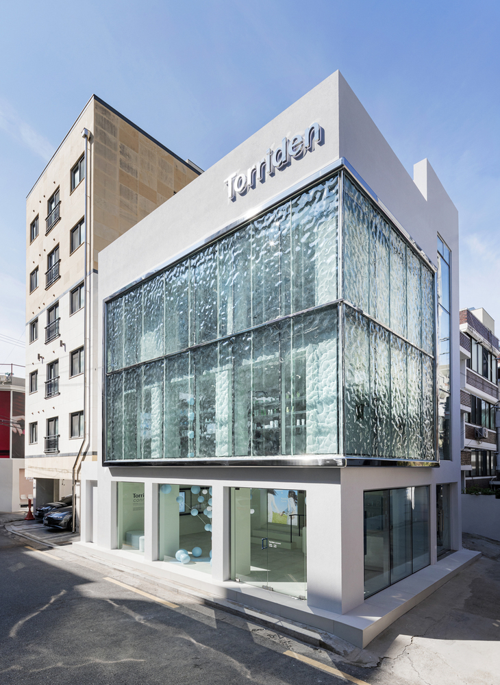 Gallery of Torriden Flagship Store / YGGGR - 6