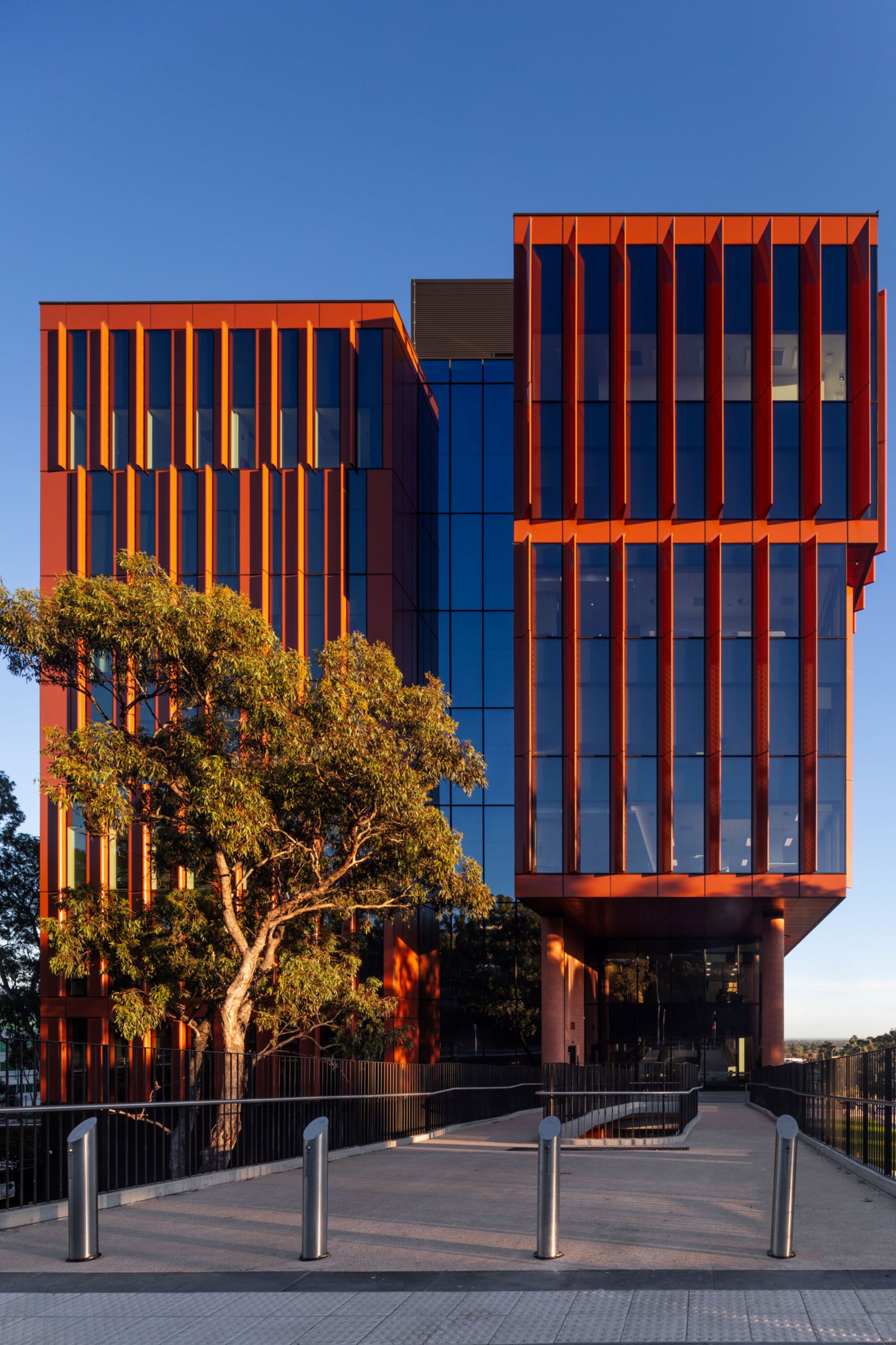 Gallery of Health and Medical Research Building / Architectus - 2
