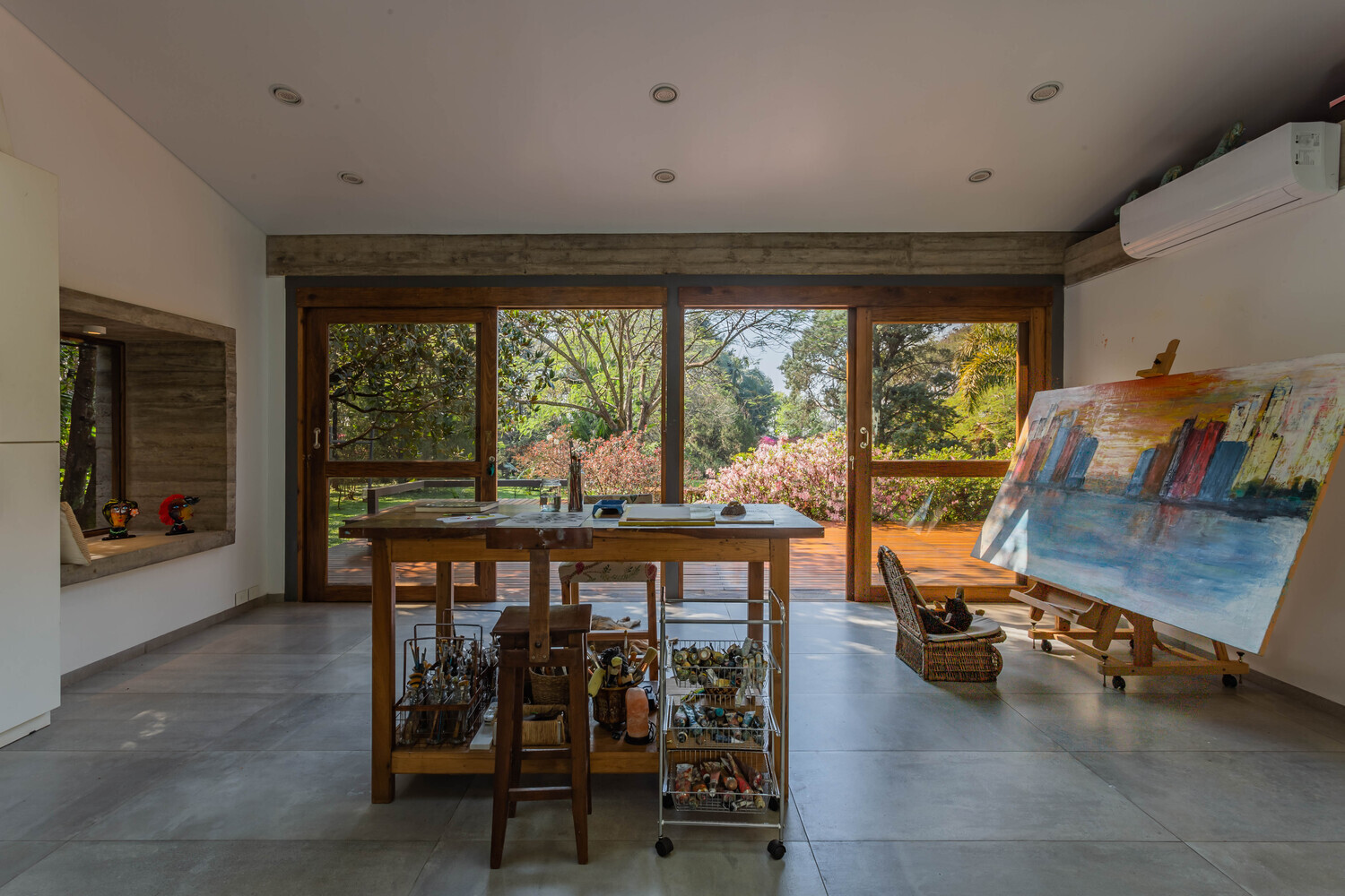 Gallery of Living and Creating: 12 Homes with Art Studios in Latin America - 3