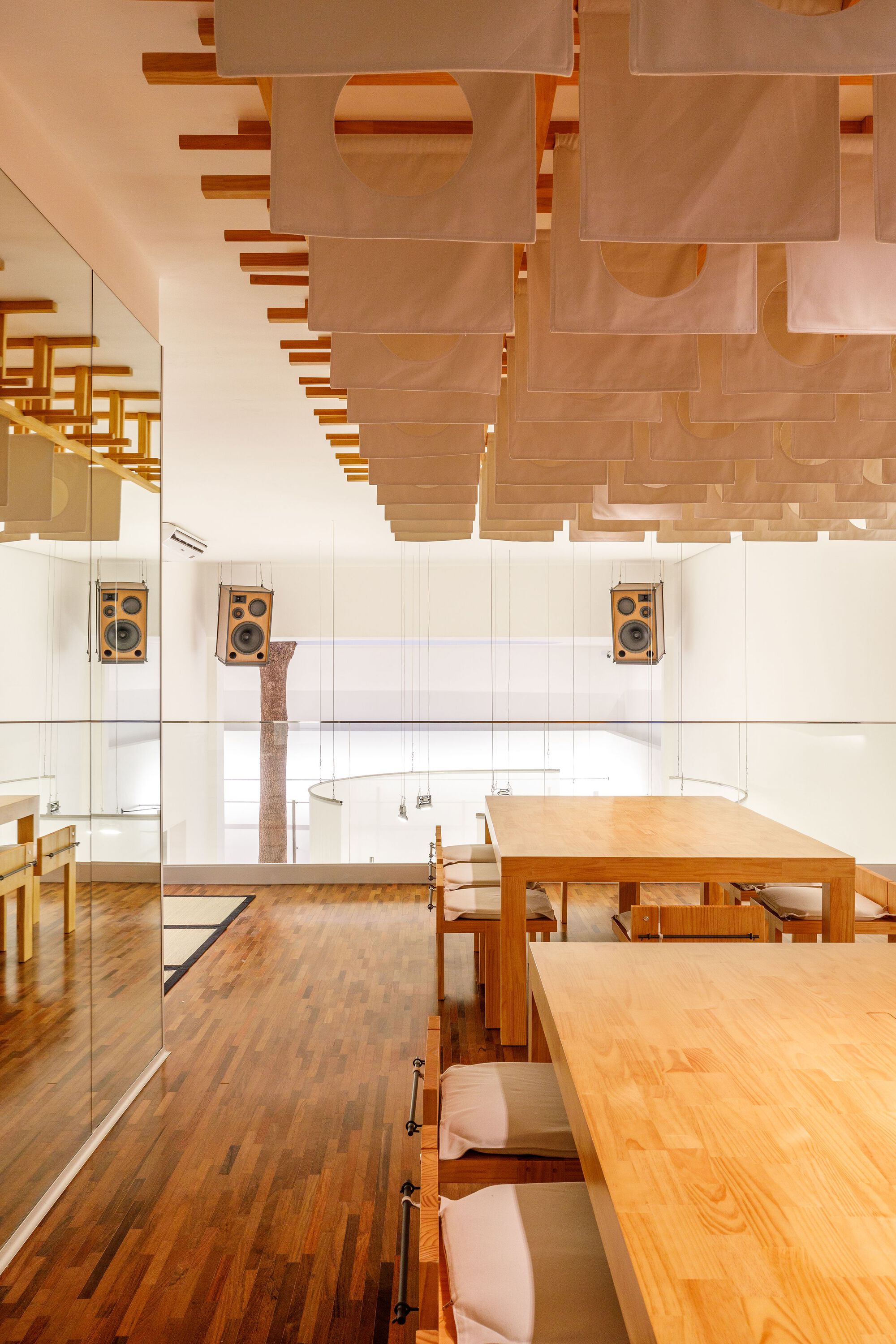 Galeria de Pace Flagship Store / Coletivo de Arquitetos - 24