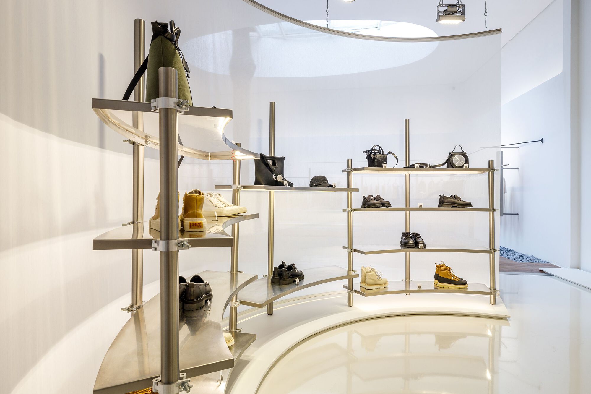 Galeria de Pace Flagship Store / Coletivo de Arquitetos - 15