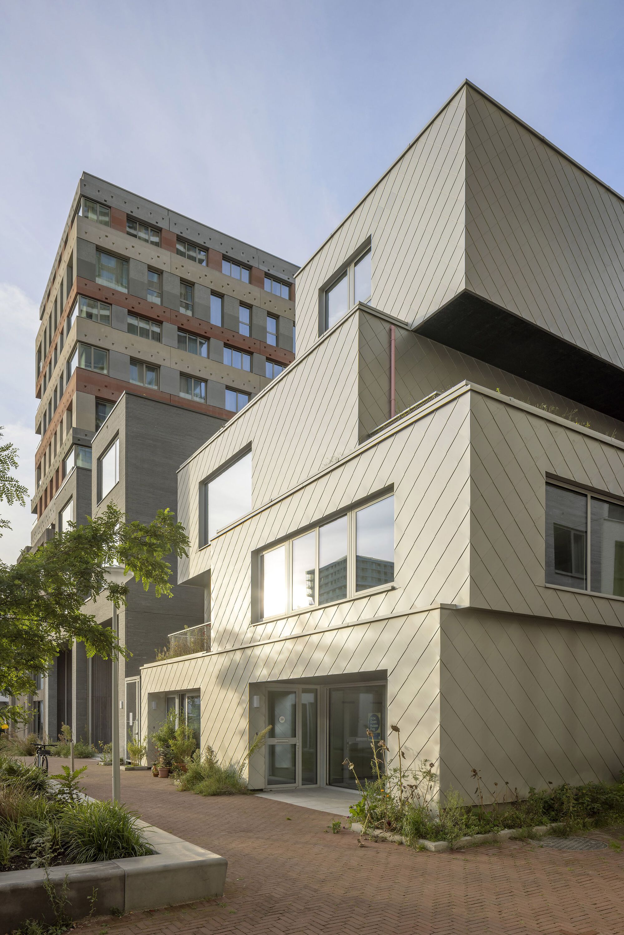 Gallery of VERTICAL Building / NL Architects + Space Encounters ...