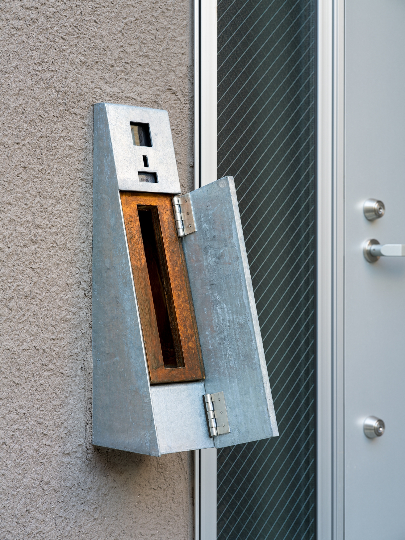 Gallery of Small House on a Corner Lot / KOMINORU Design - 17