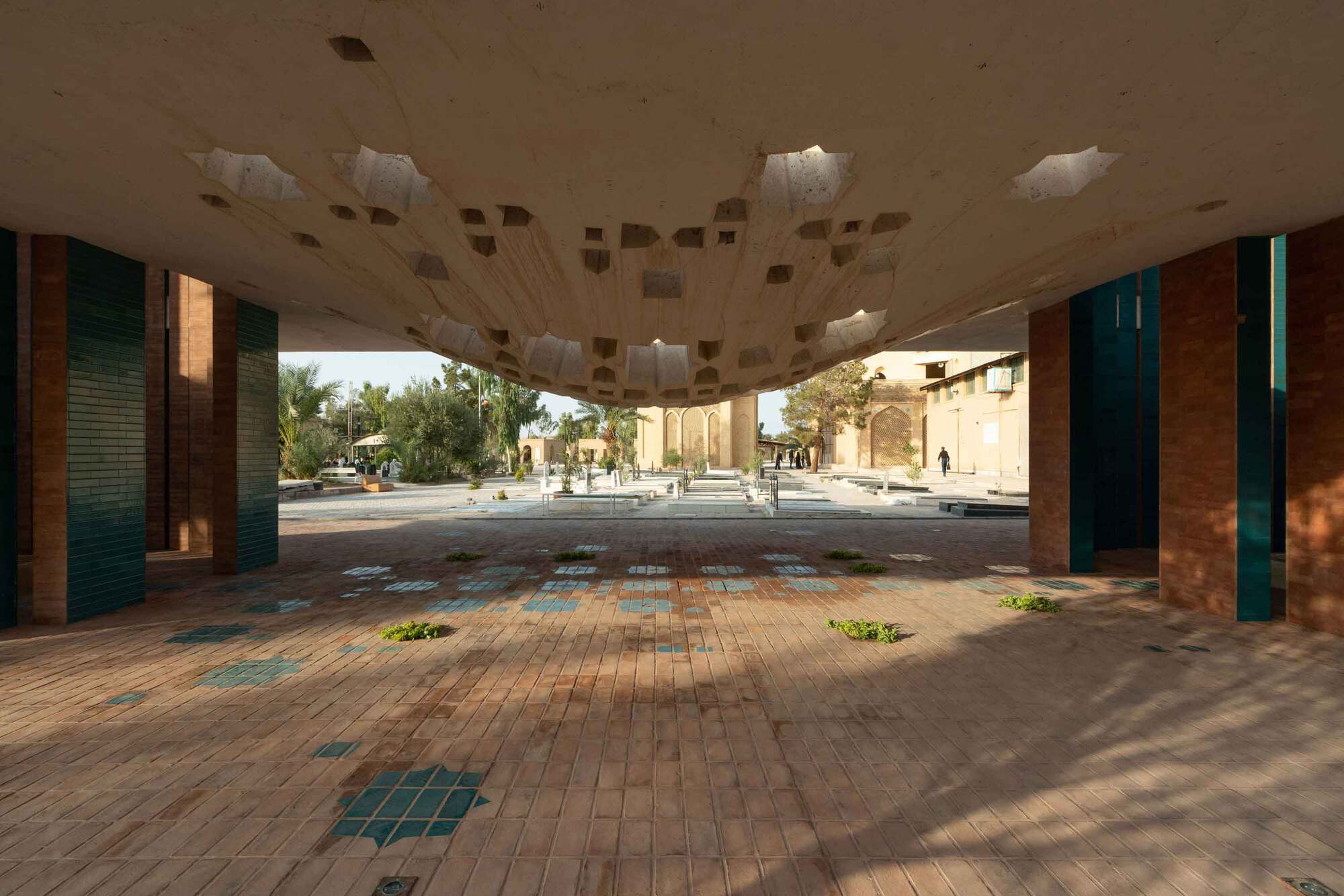 Gallery of Shafagh Tomb / 35-51 ARCHITECTURE Office - 11