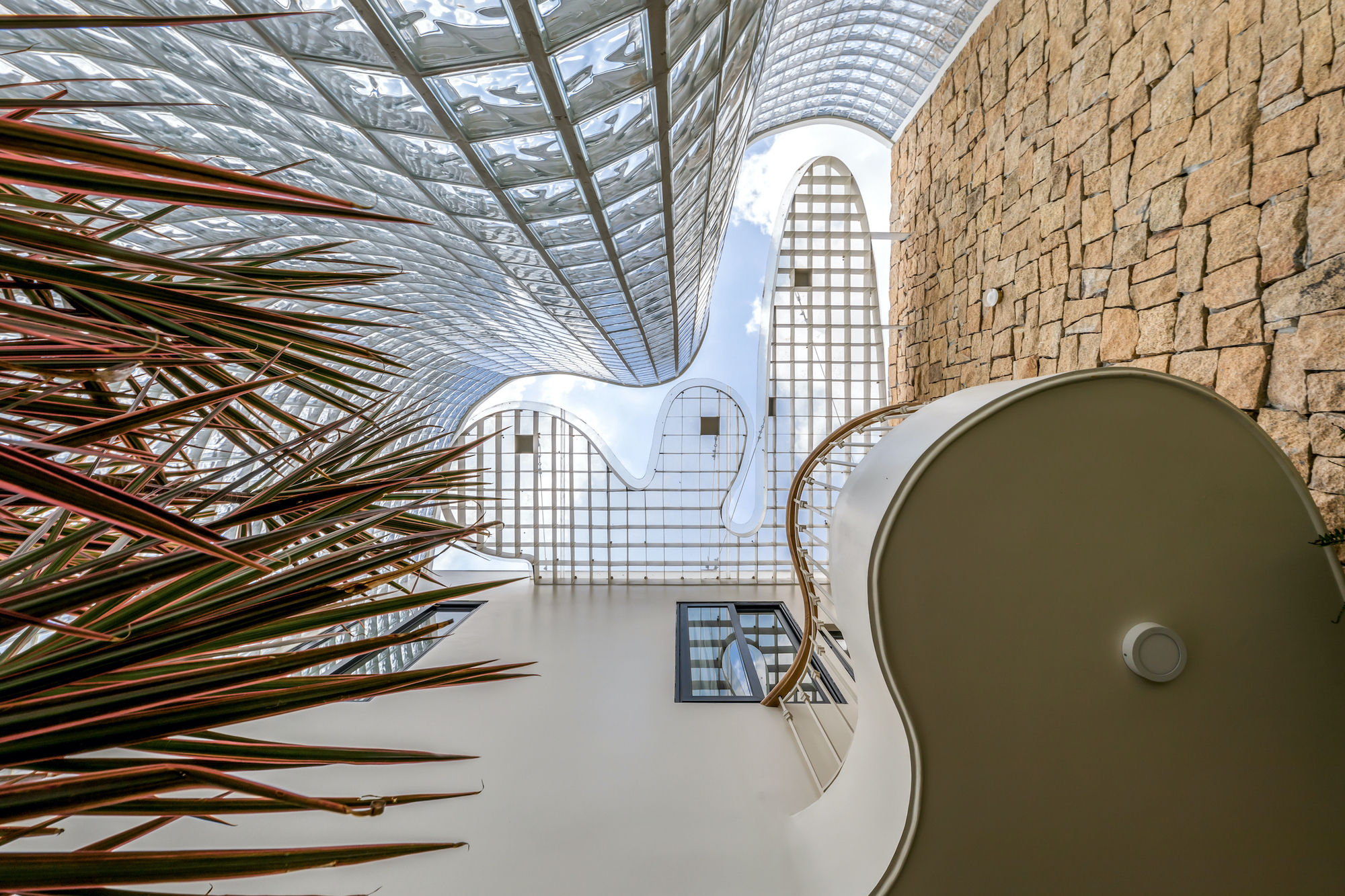 Gallery of Crystal Pavilion House / DA VÀNG studio - 20