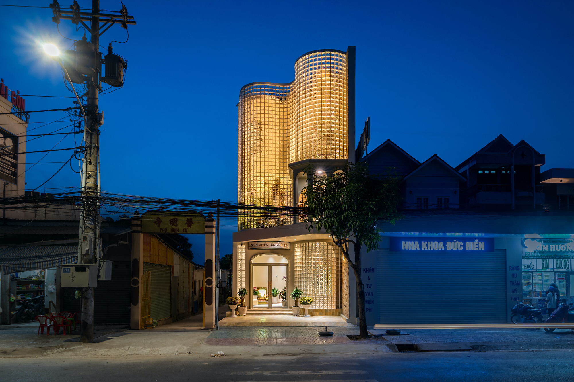 Gallery of Crystal Pavilion House / DA VÀNG studio - 31