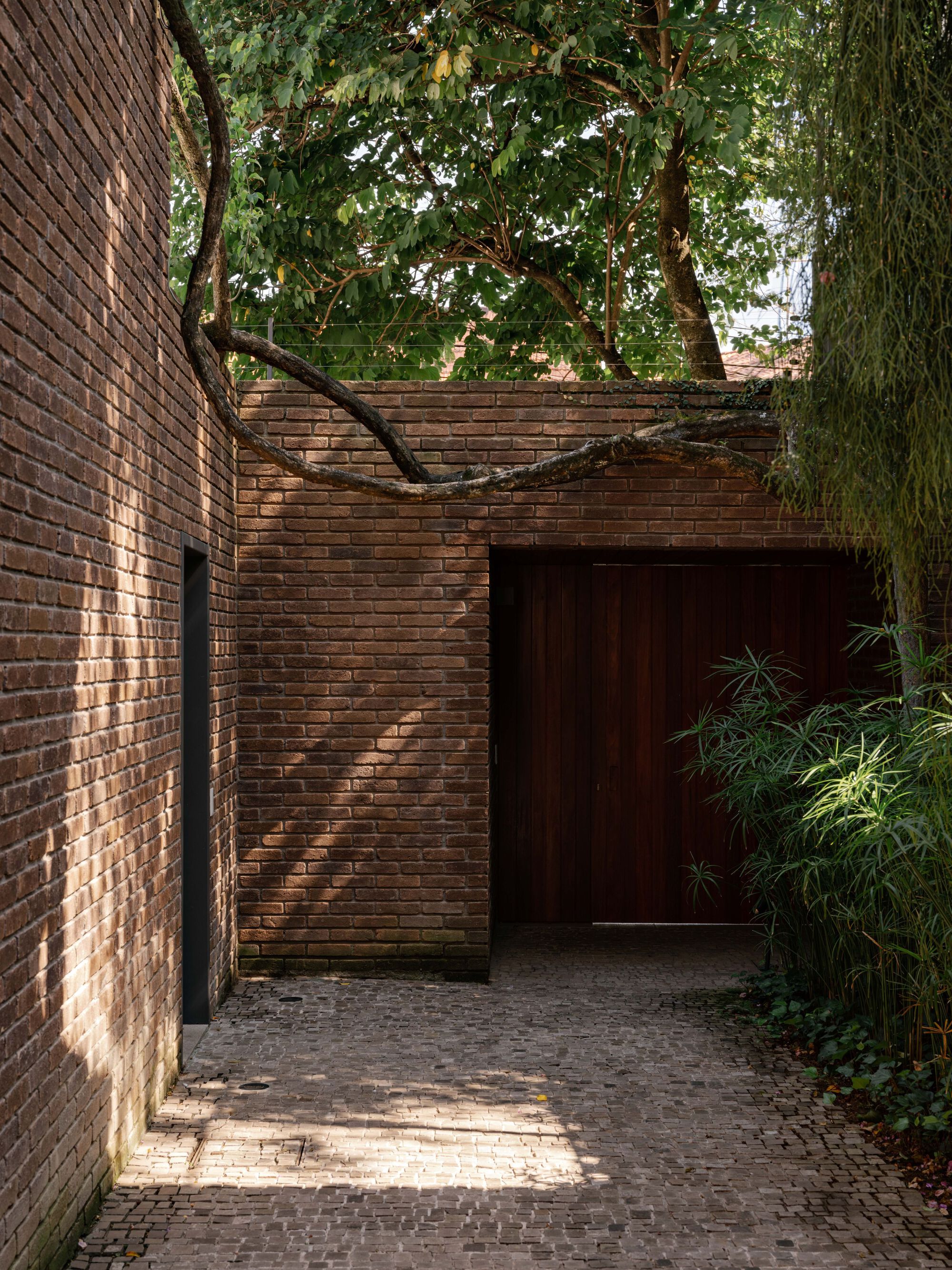 Gallery of Ibsen House / Felipe Hess Arquitetos - 23