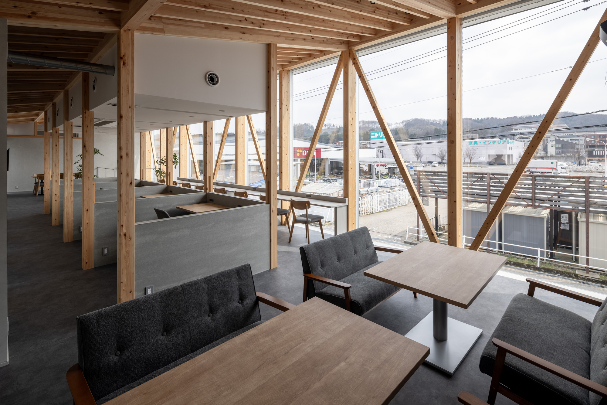 Gallery of Café with a Large Tree in the Middle of Town / Kazuto Nishi ...
