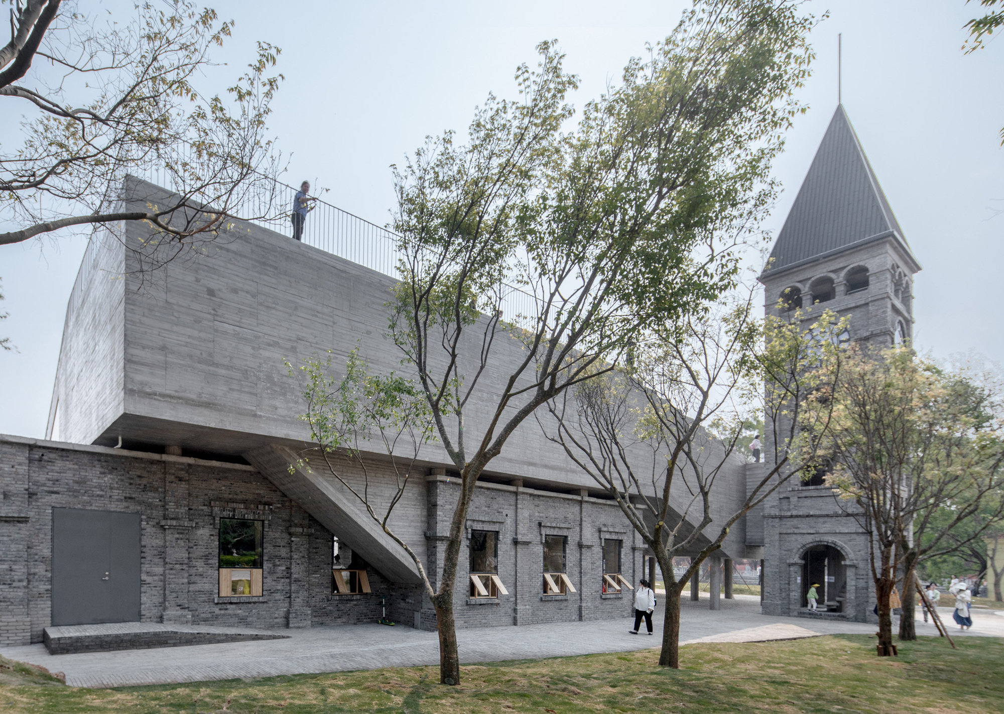 Gallery of Mengzi NSAU Bookstore of Librairie Avant-Garde / ZAO ...