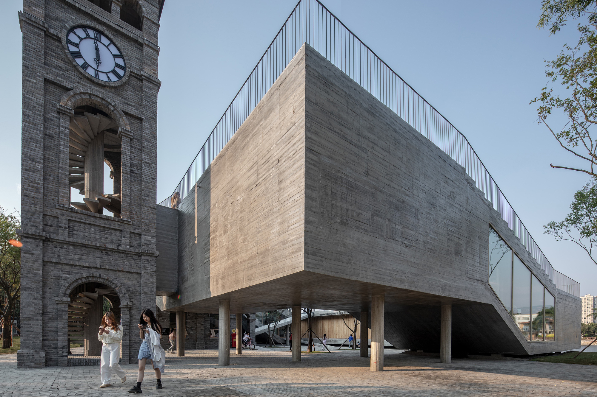 Gallery of Mengzi NSAU Bookstore of Librairie Avant-Garde / ZAO ...