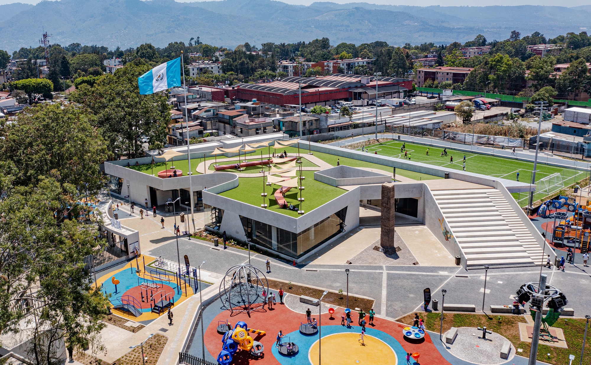 Galería de Parque de la Paz Carlos "El Pescadito" Ruiz / Luis Pedro ...