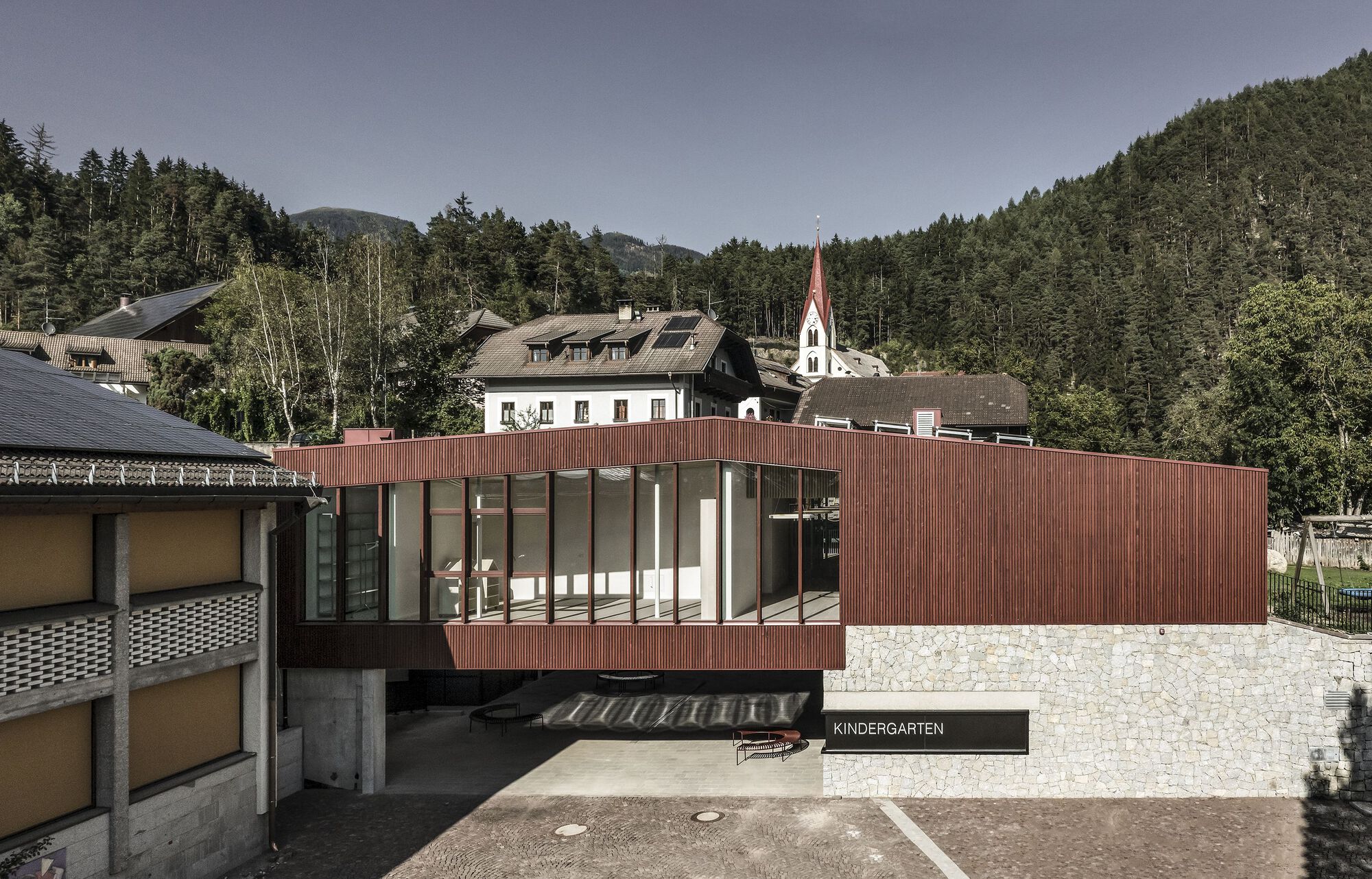 Gallery of Kindergarten and Daycare Center / Roland Baldi Architects - 26