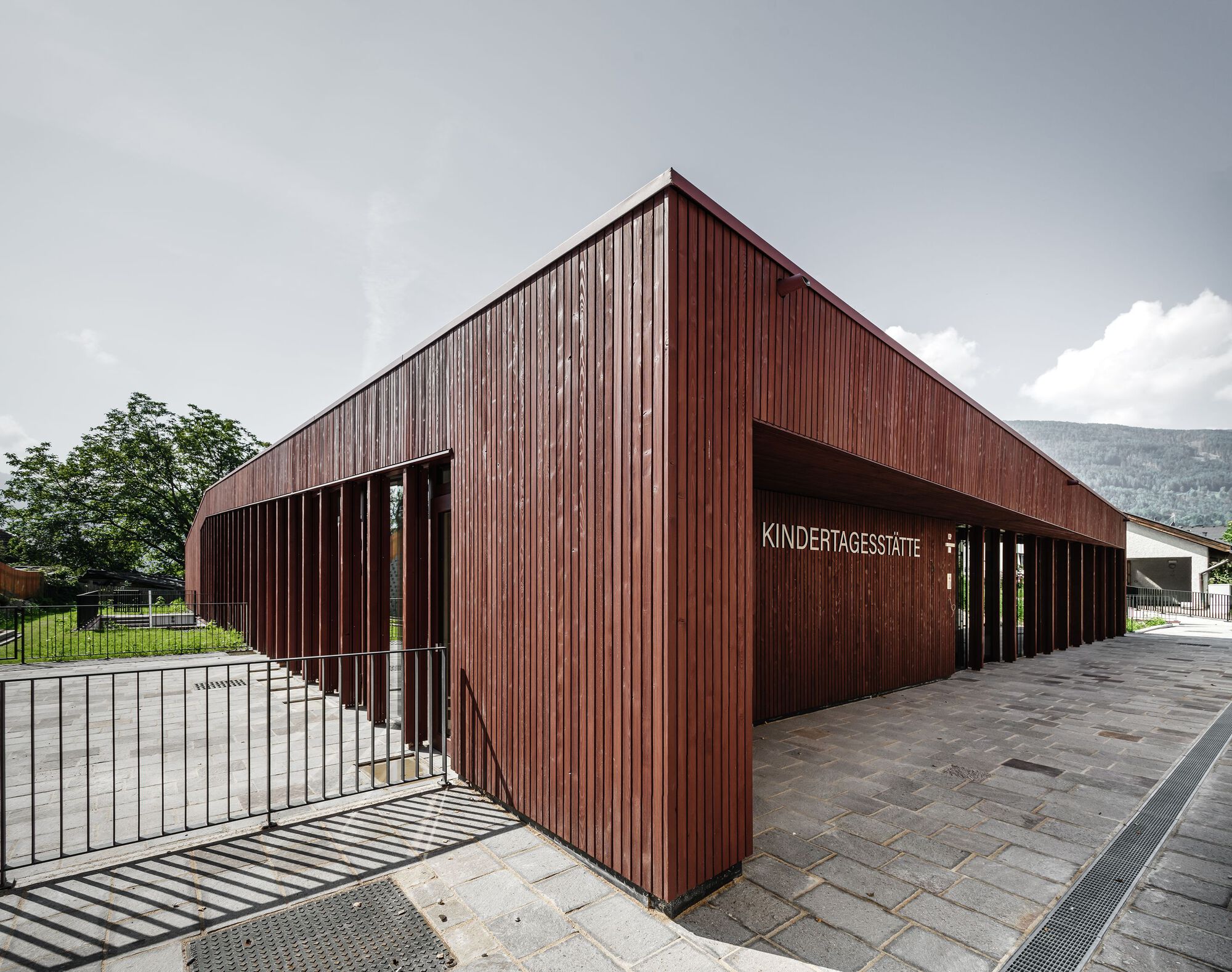 Gallery of Kindergarten and Daycare Center / Roland Baldi Architects - 25