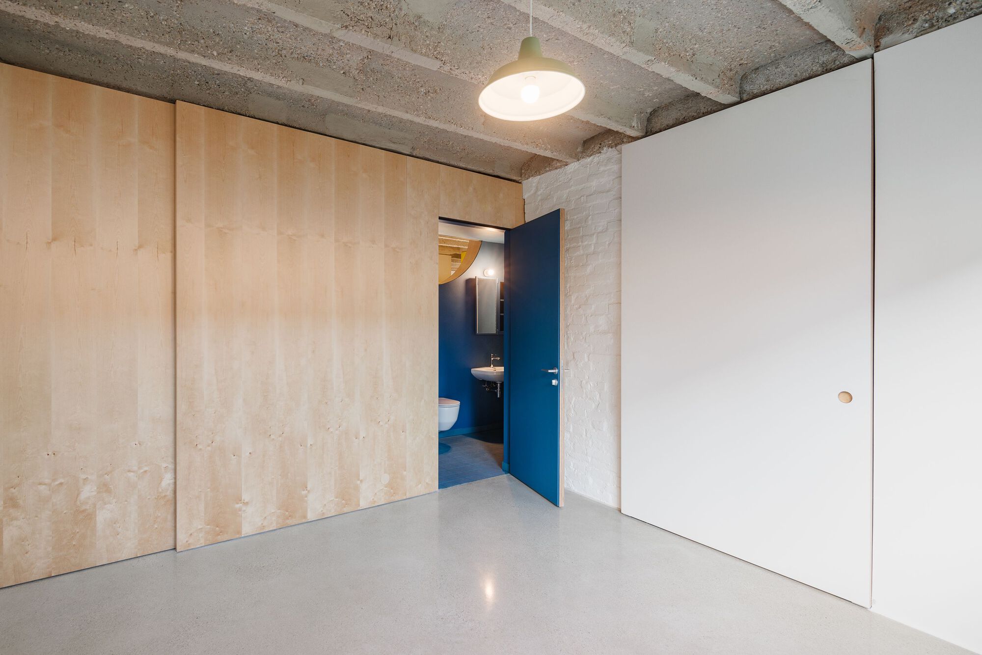 Galería de Renovación de un apartamentos de los años 60 / Studio Jakob ...