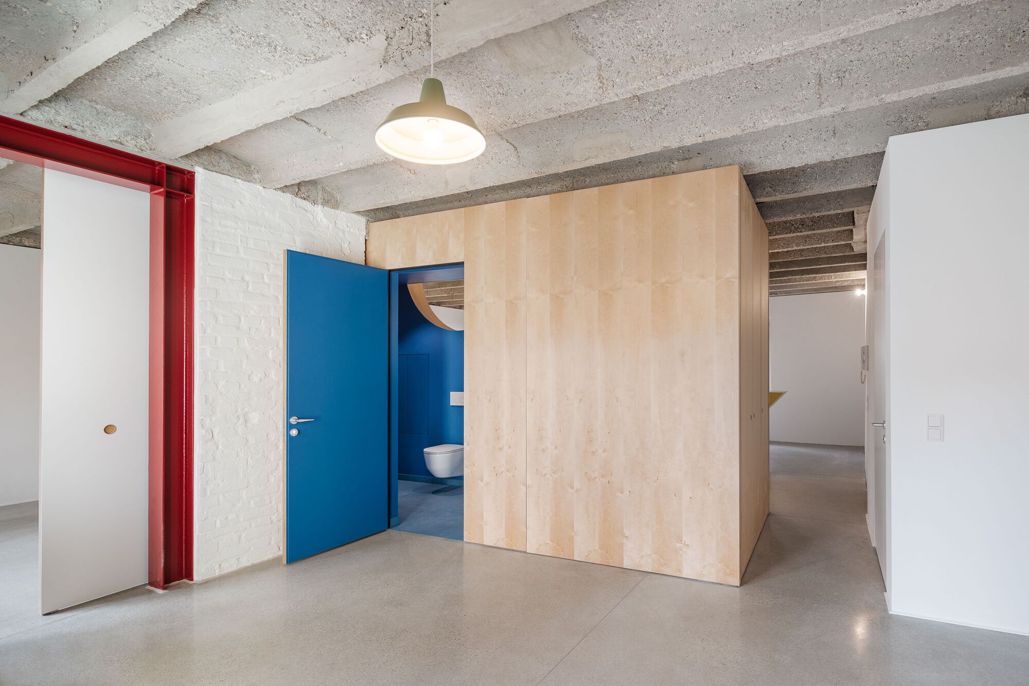 Galería de Renovación de un apartamentos de los años 60 / Studio Jakob ...