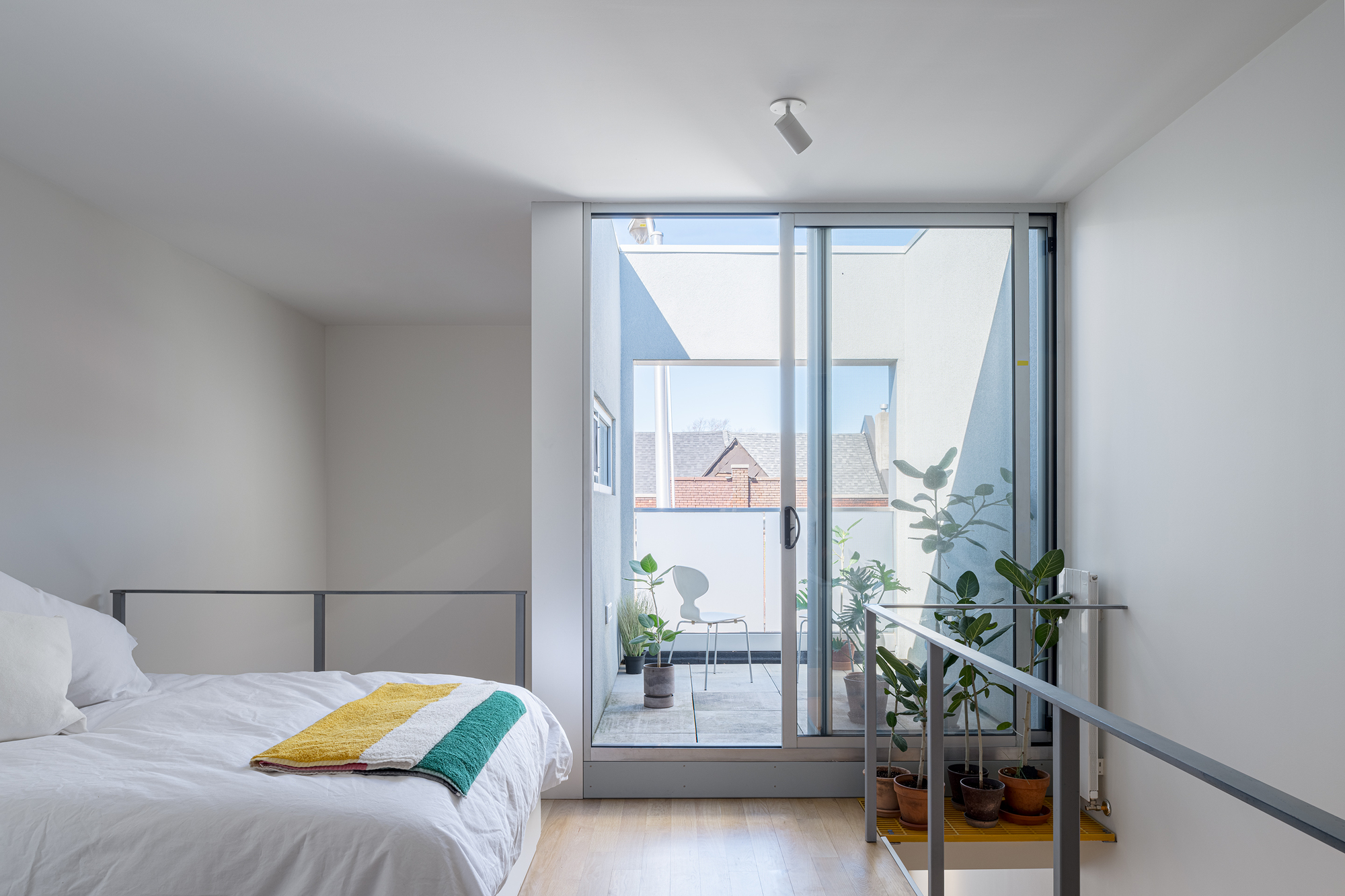 Gallery of K-Town Commercial and Office Space / Steven Fong Architect - 11