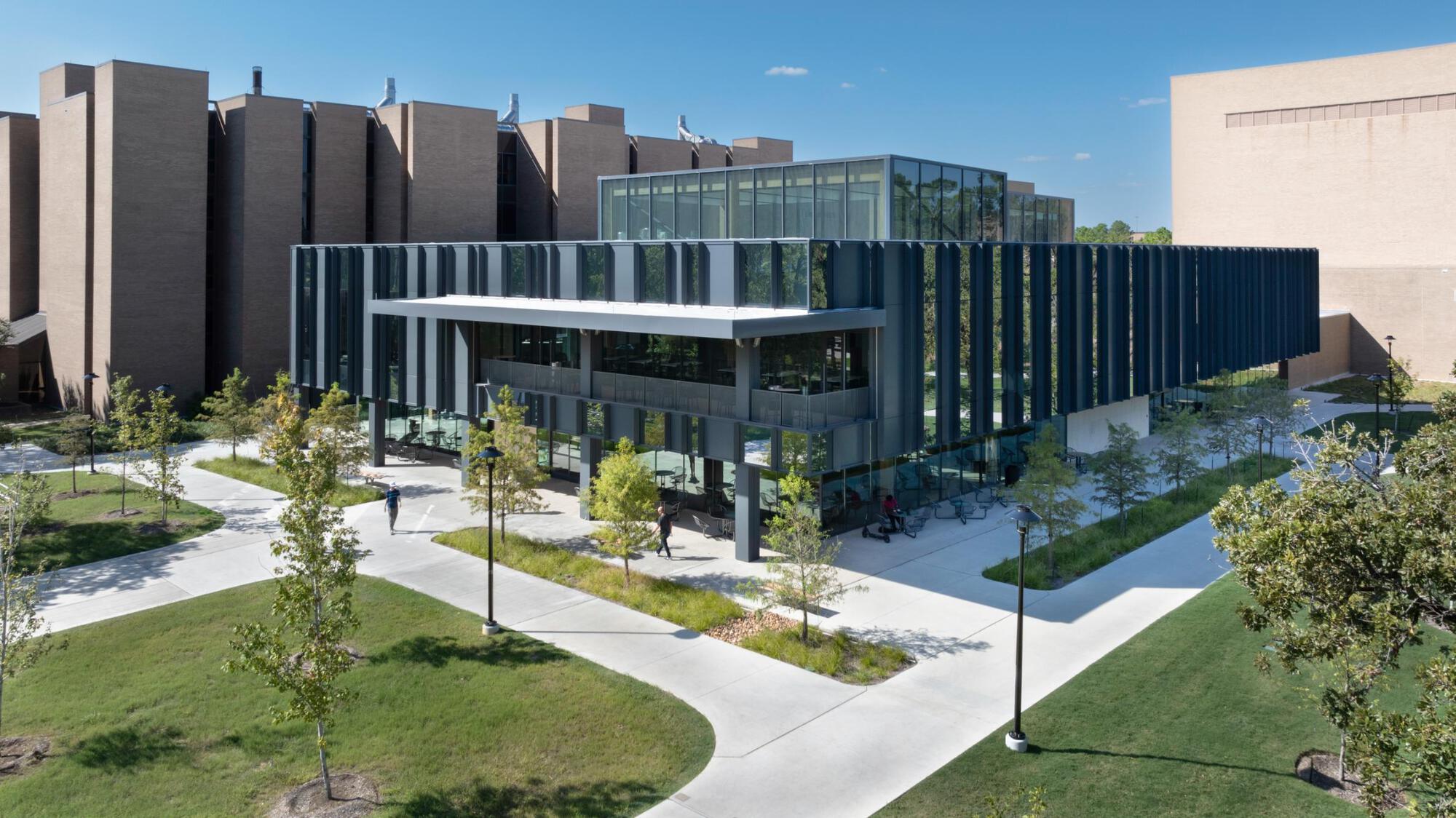 Gallery of Retail, Auxiliary, and Dining (RAD) Center at the University of Houston / Perkins ...