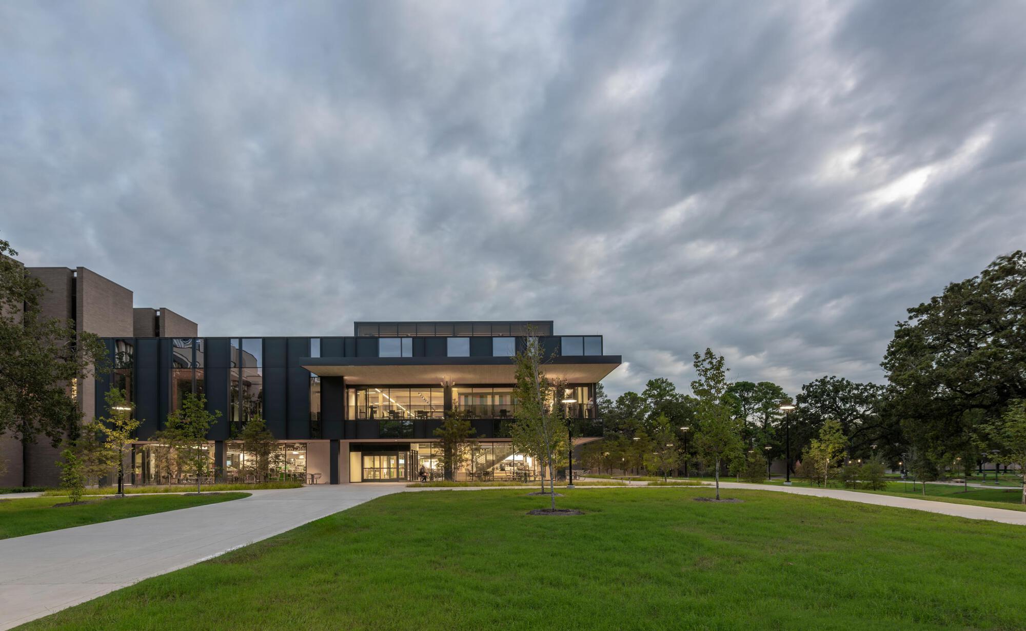 Gallery of Retail, Auxiliary, and Dining (RAD) Center at the University ...