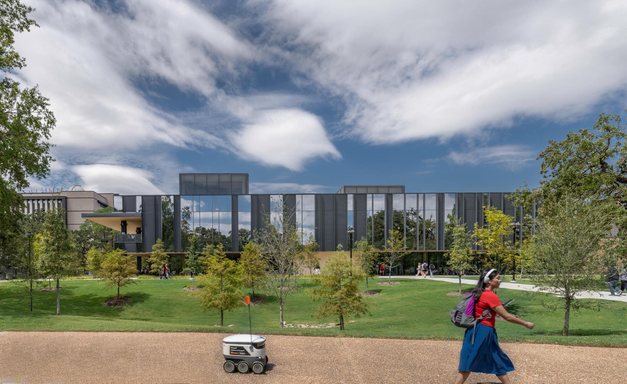 Gallery of Retail, Auxiliary, and Dining (RAD) Center at the University ...