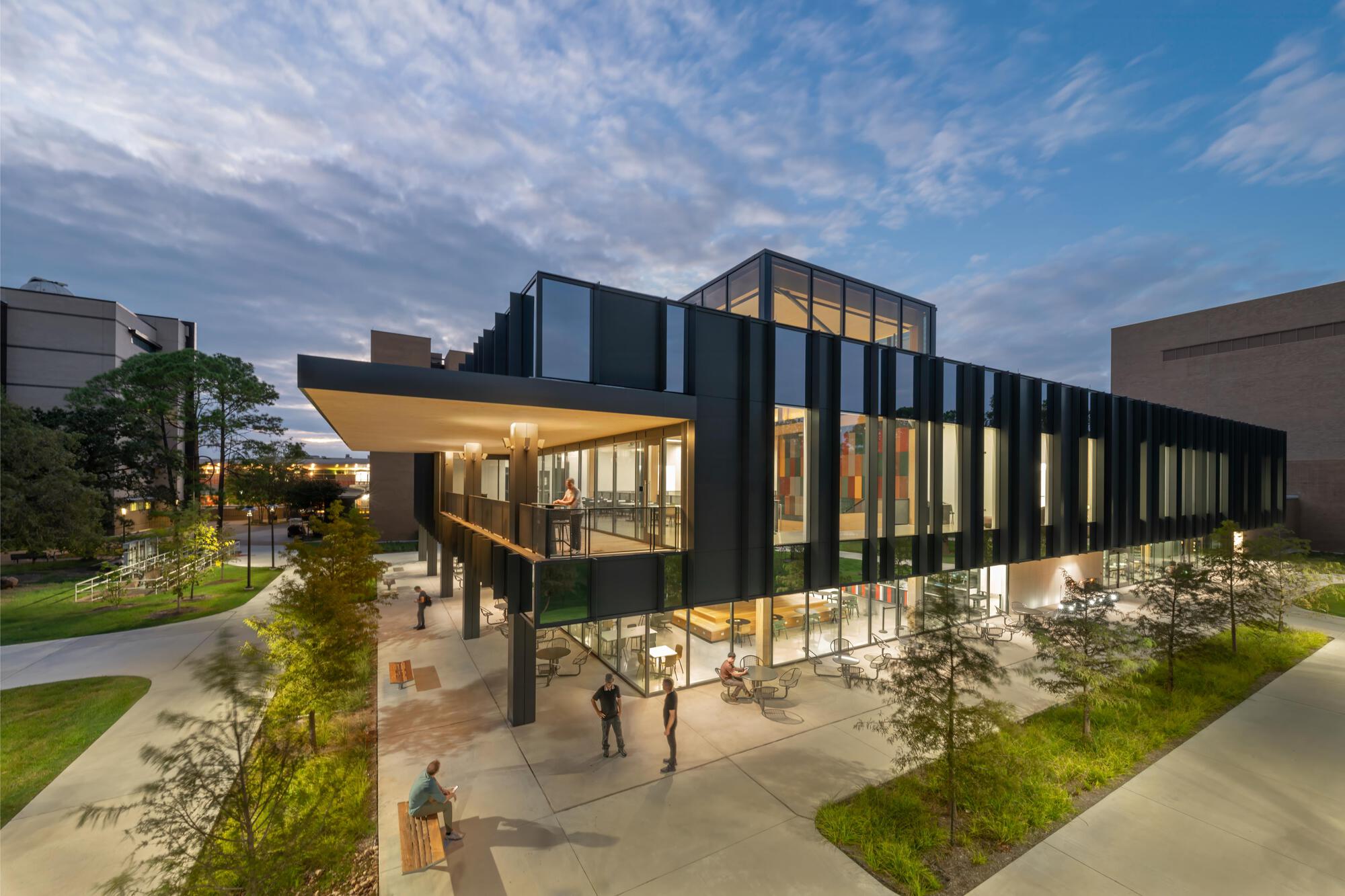 Gallery of Retail, Auxiliary, and Dining (RAD) Center at the University ...