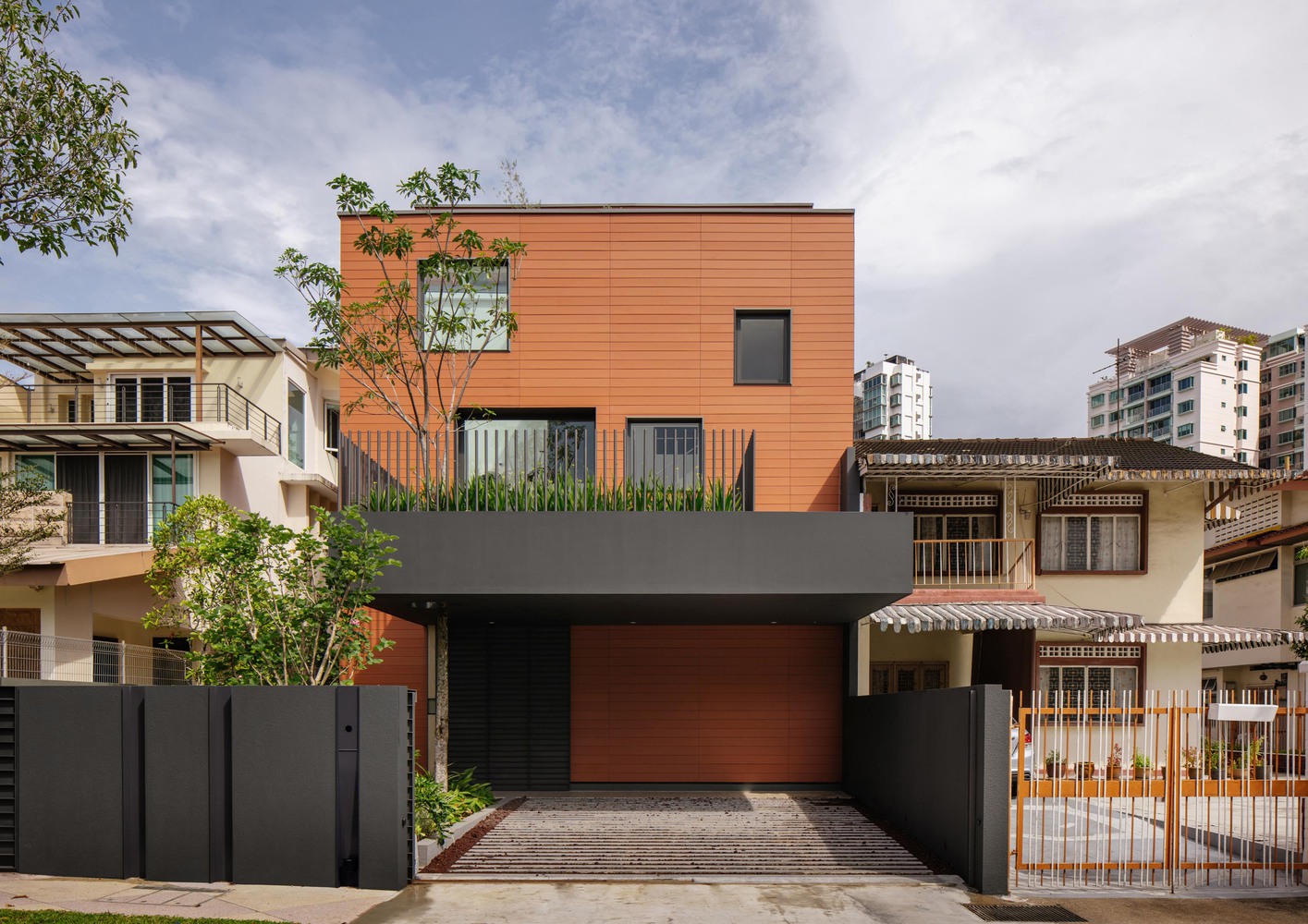 Gallery of In-Between House / Super Assembly - 7