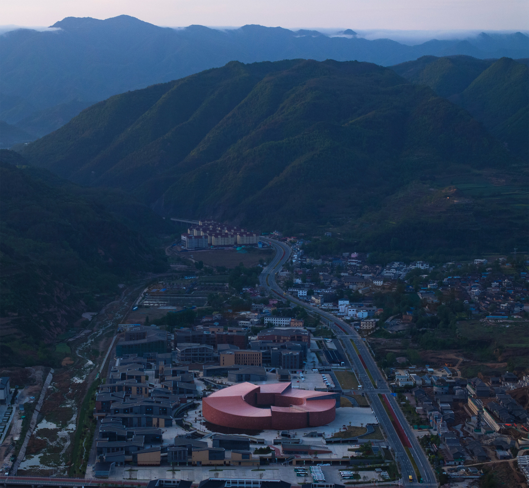 Gallery of Maiji Mountain Visitor Center / ZXD ARCHITECTS + BIAD - 21