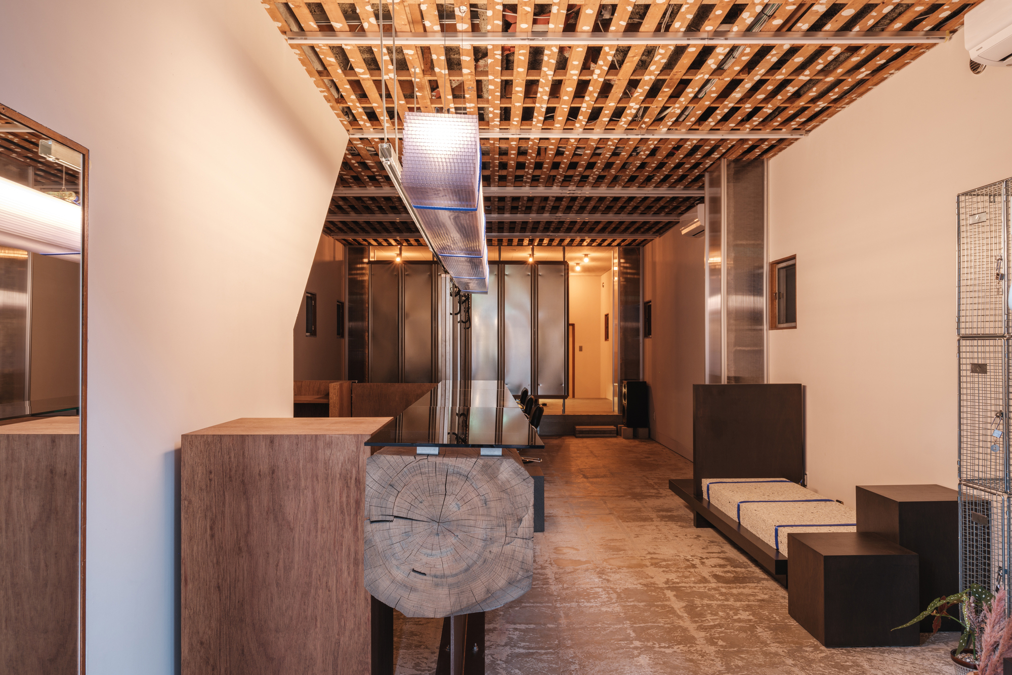 Gallery of Alternative Hair Salon / PERMANENT Co., Ltd. - 16