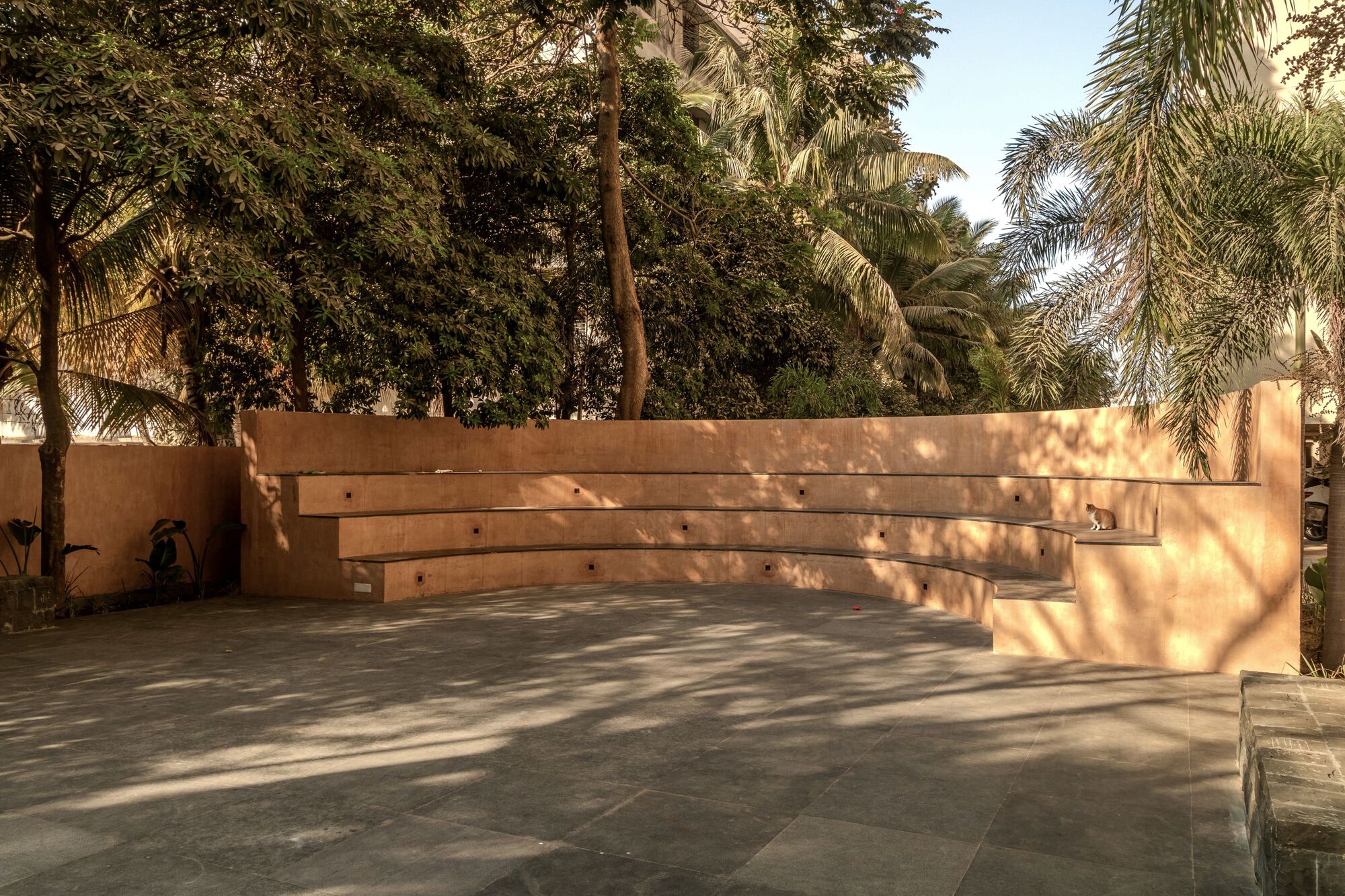 Galeria de Santuário Datta Vihara / Karan Darda Architects - 4