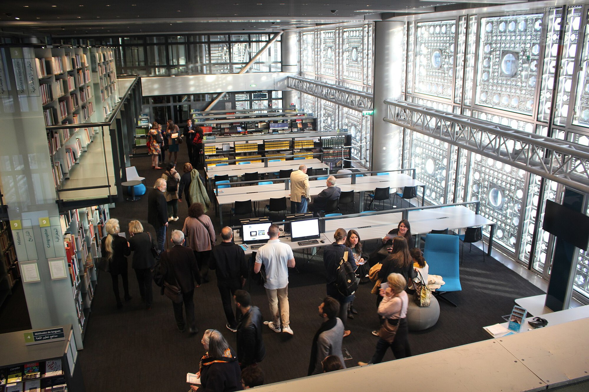 画廊 材料智能发展到什么阶段？ - 2