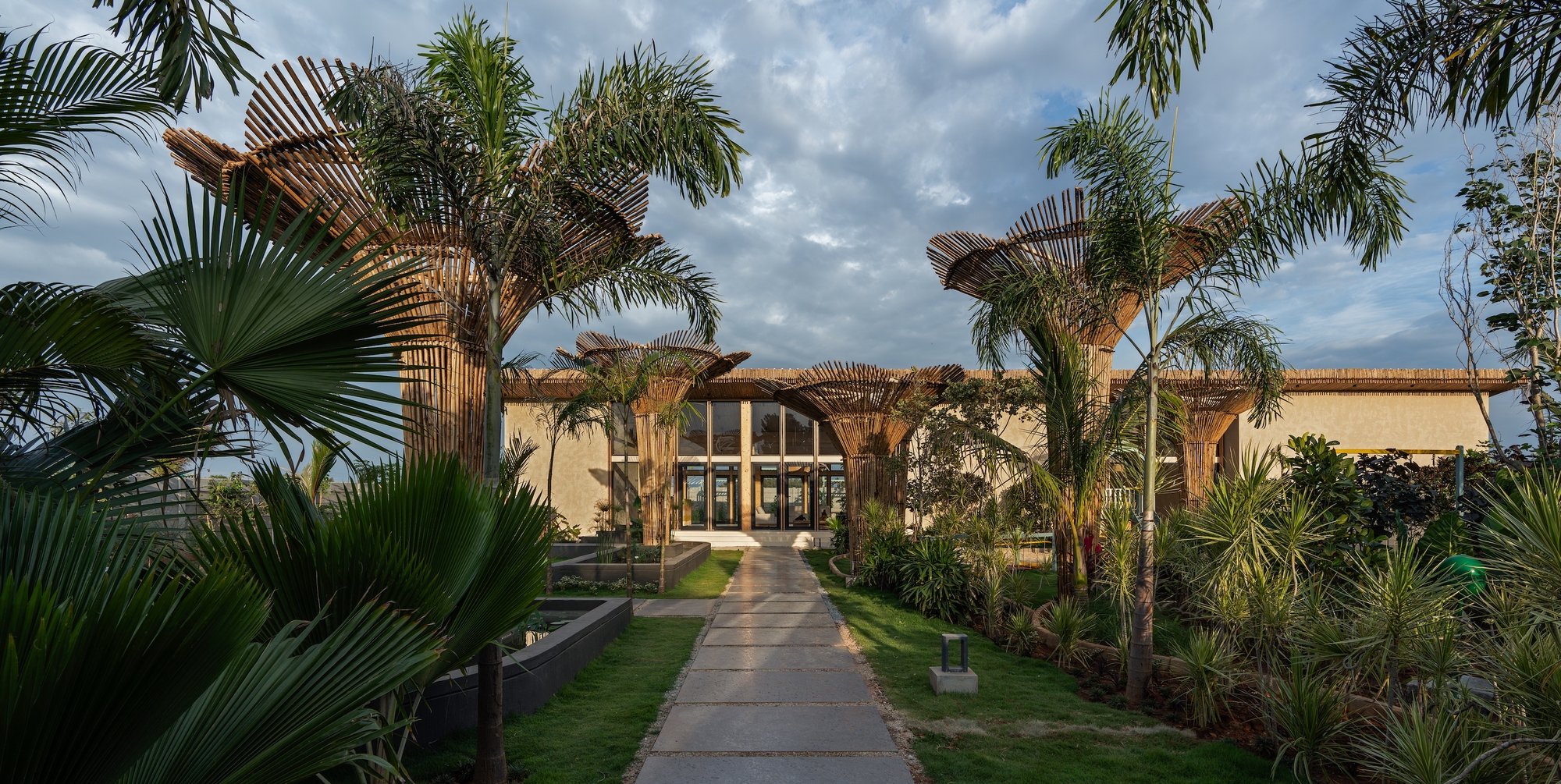 Gallery of Office Elements of Nature / Source Architecture - 29