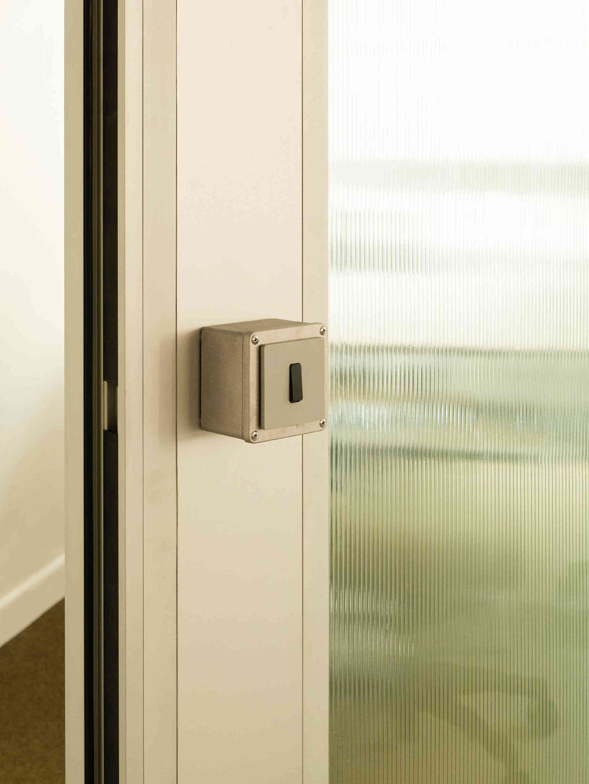 Gallery of Chez Riot Office Space / ūti architectes - 14