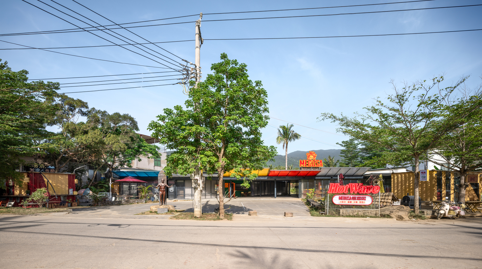Galeria de Praça Duke, a que abraça a Terra / Edge Architects - 10