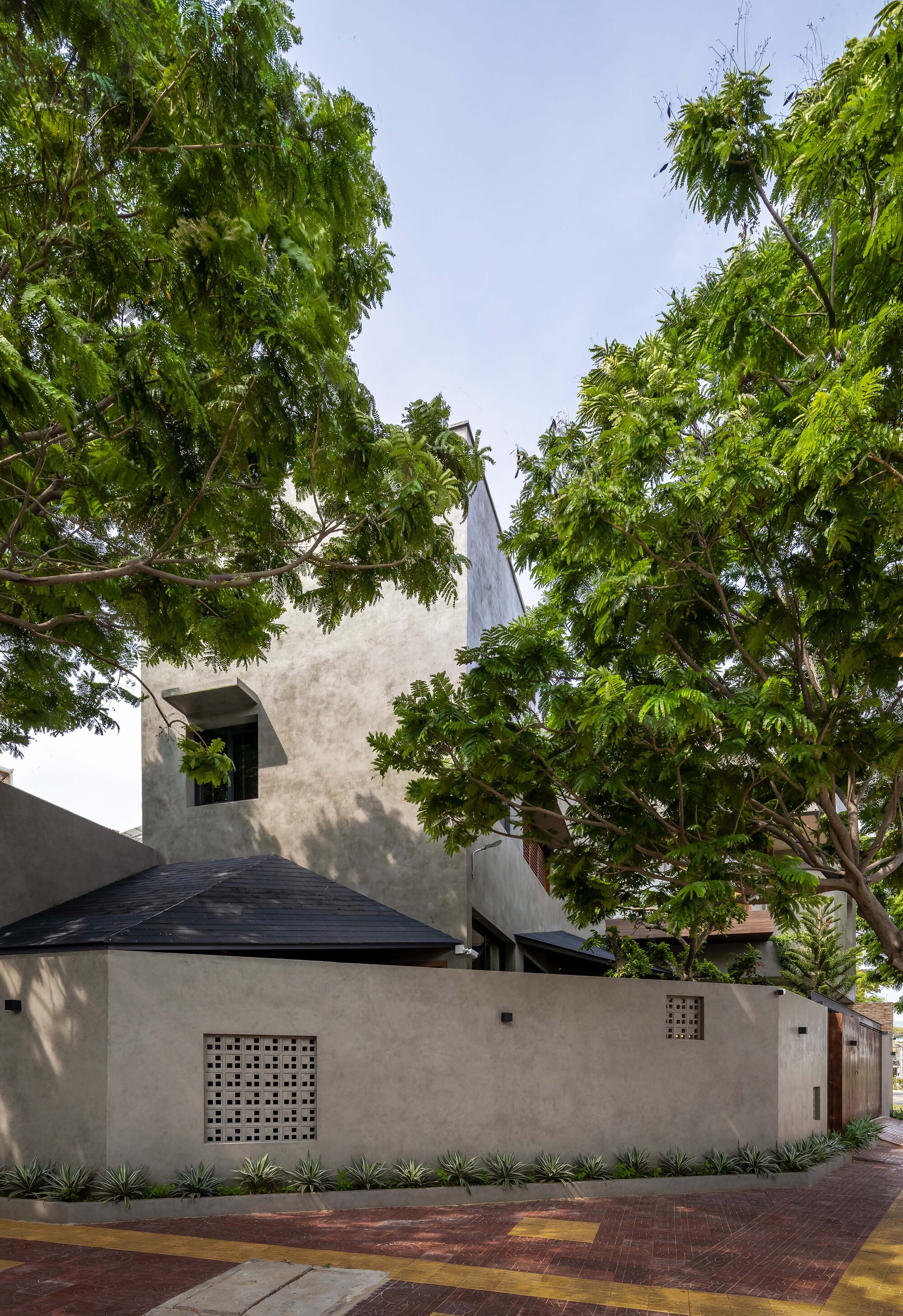 Gallery of PR House / Plus Idea Studio - 35