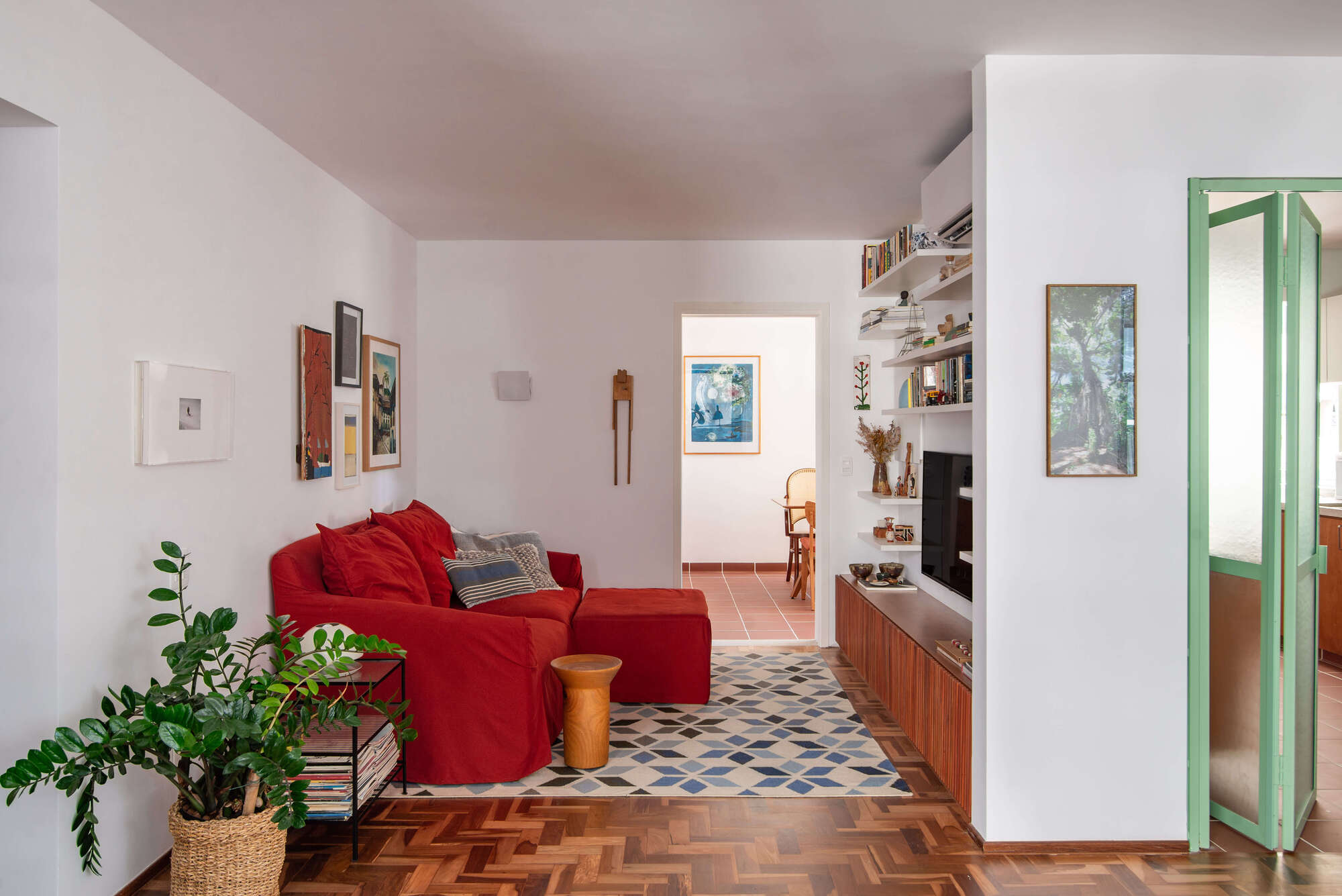 Gallery of André Fernandes Apartment / João Marujo + Orlando Naj - 15