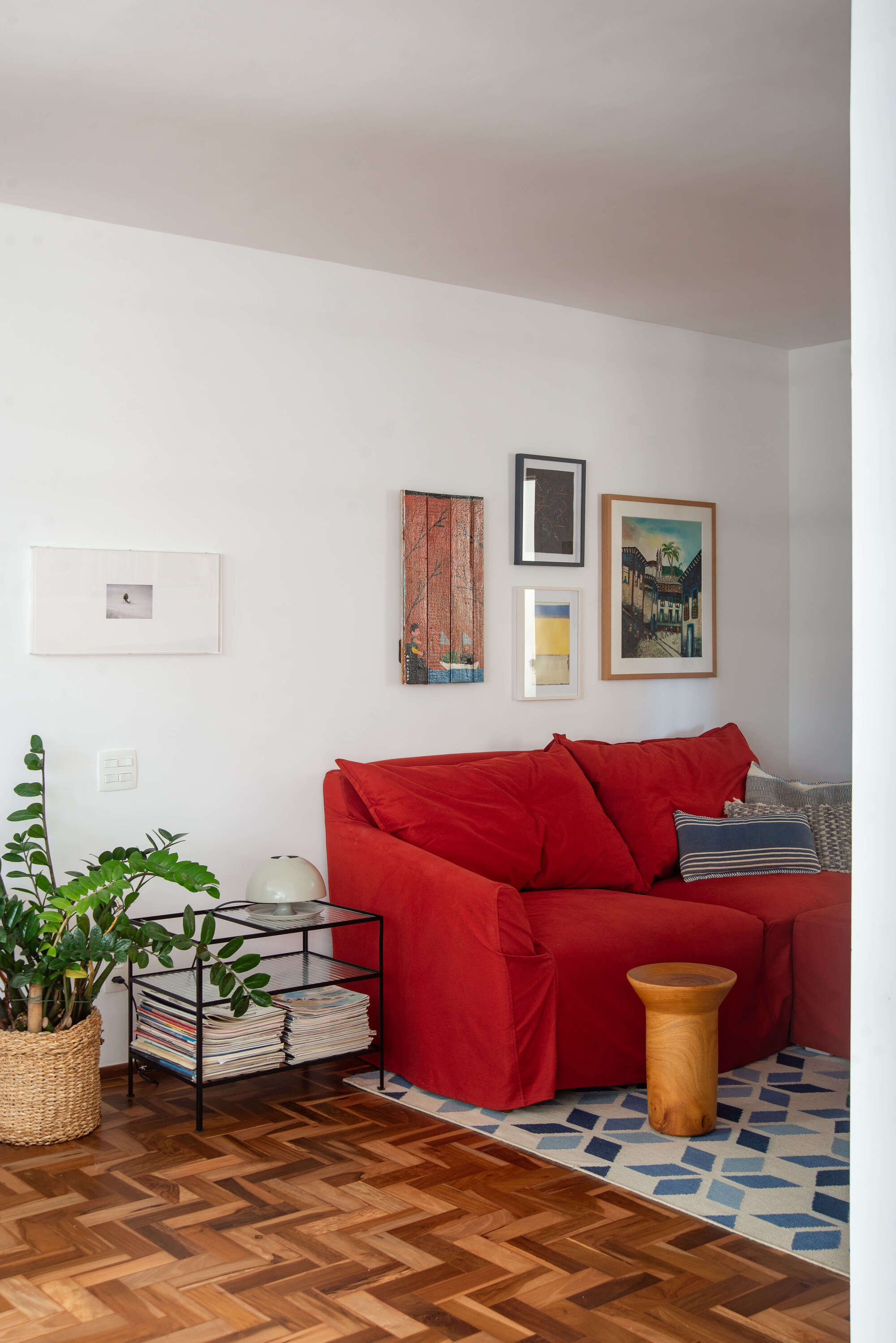 Gallery of André Fernandes Apartment / João Marujo + Orlando Naj - 16