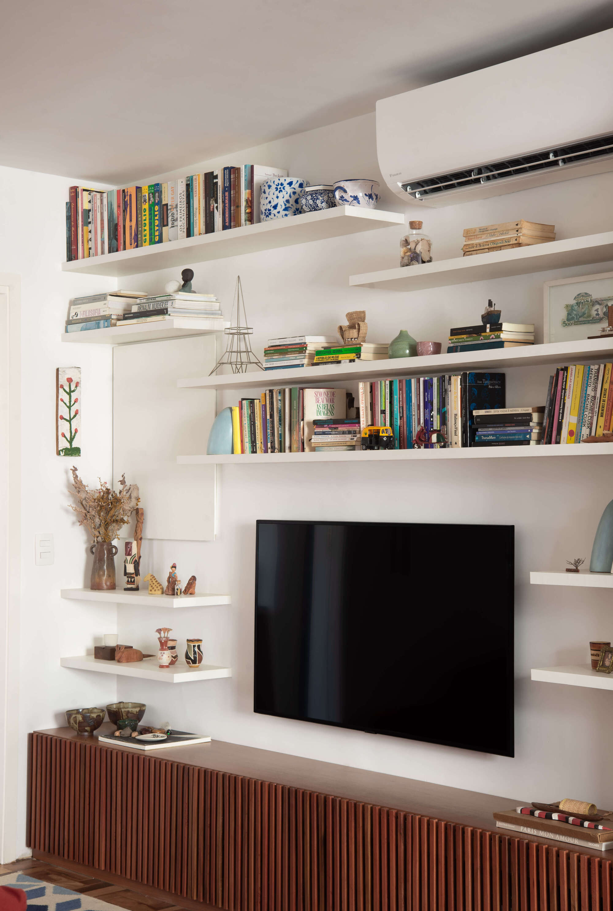 Gallery of André Fernandes Apartment / João Marujo + Orlando Naj - 18