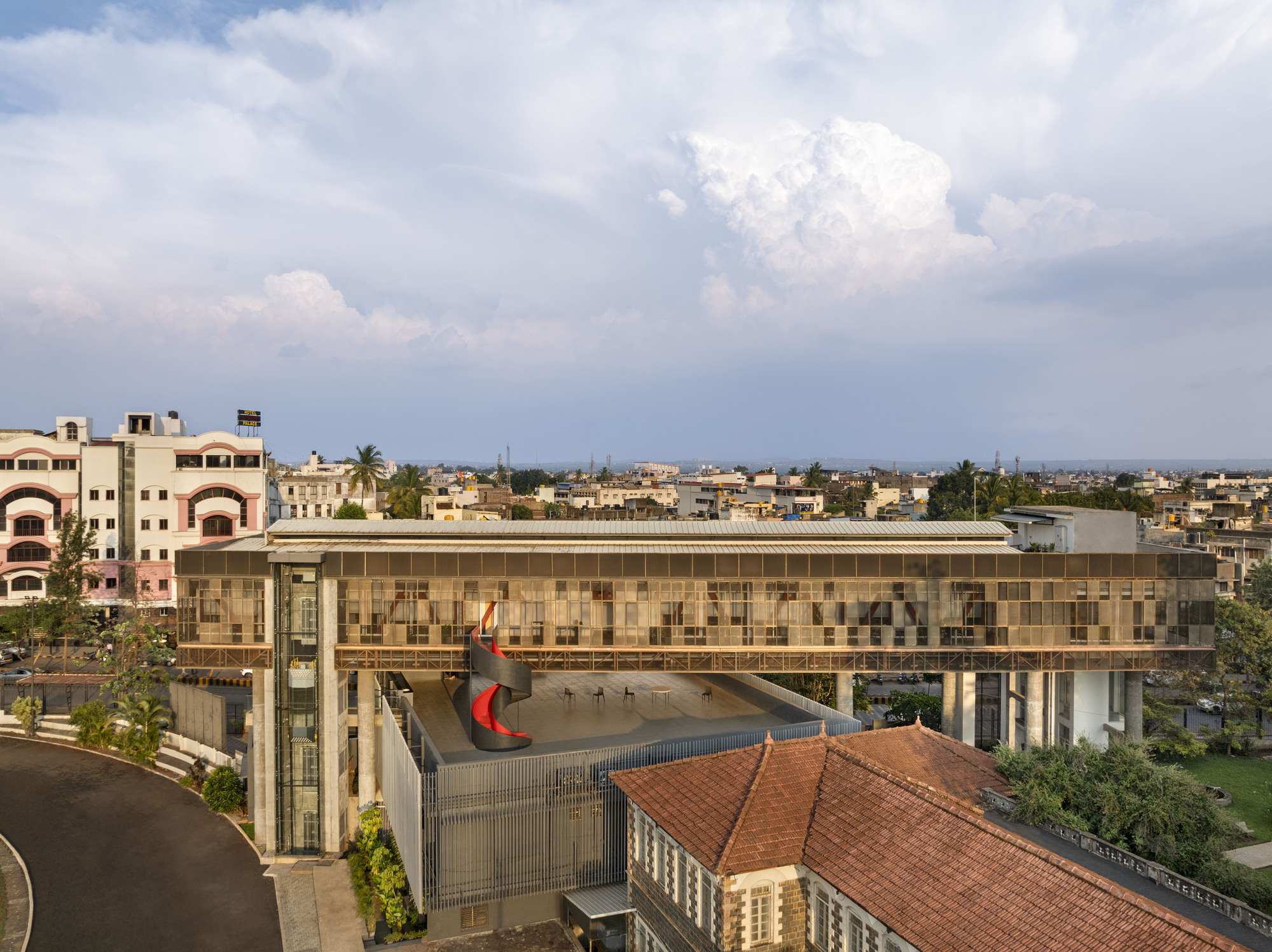 Gallery of Hover Space – Extension to the KLE Society Head Office / Thirdspace Architecture ...