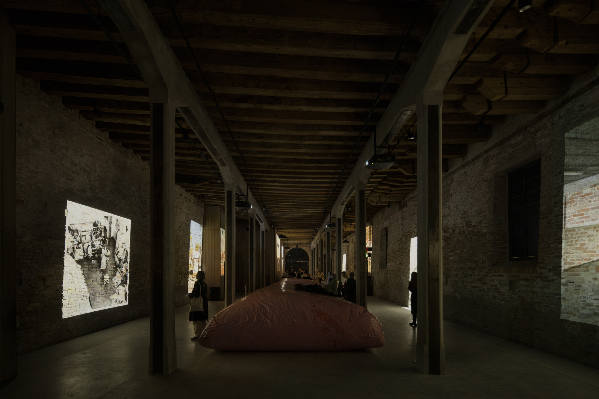Gallery of Rest as an Experience in a Space Rich with Symbolism ...