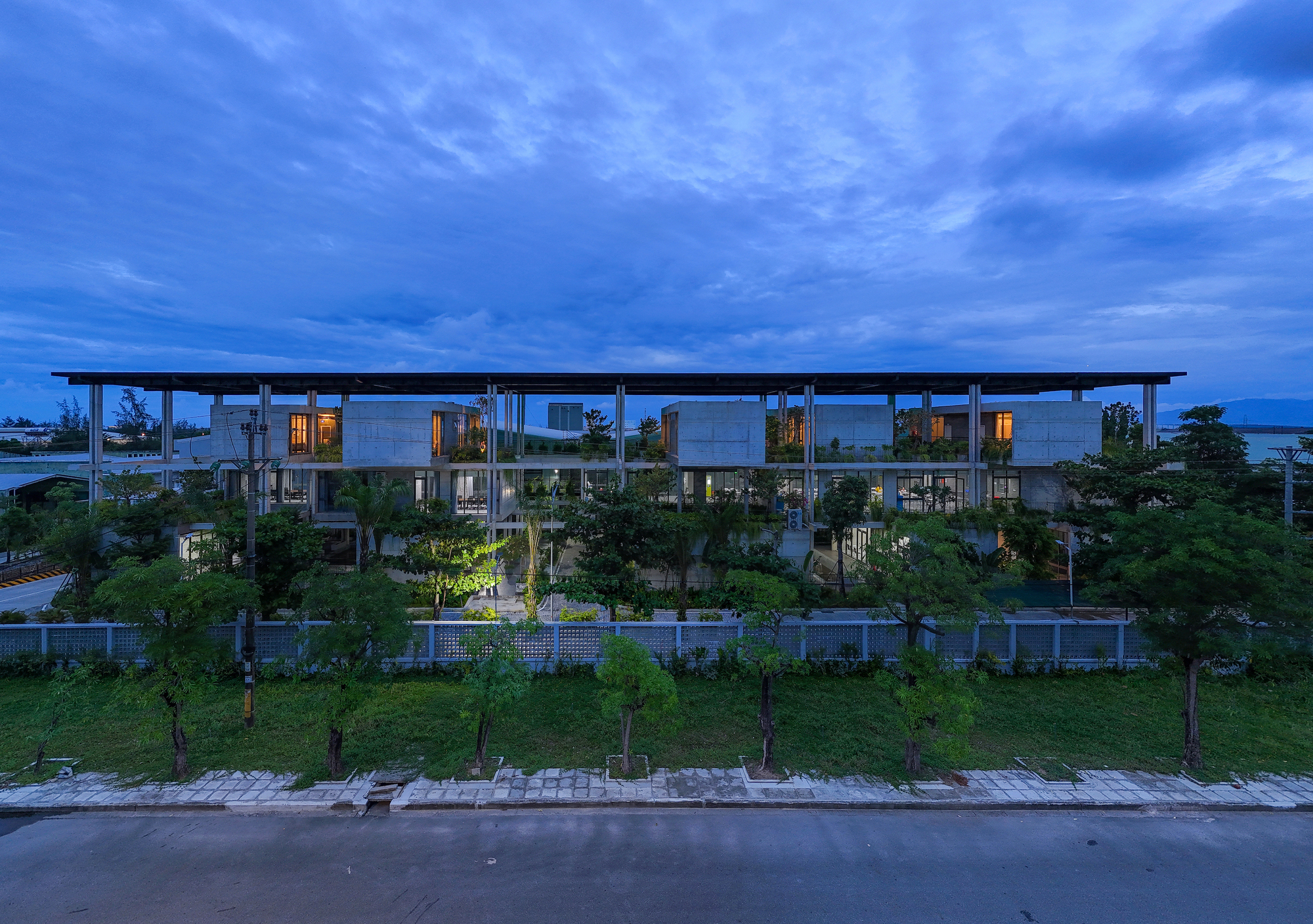 Gallery of Textile Factory Office / Ho Khue Architects - 46