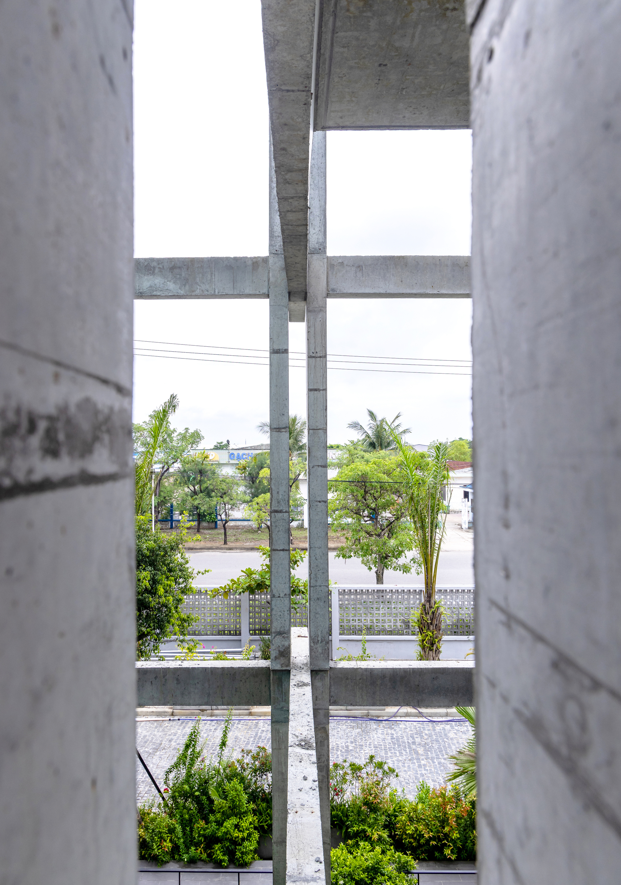Gallery of Textile Factory Office / Ho Khue Architects - 24