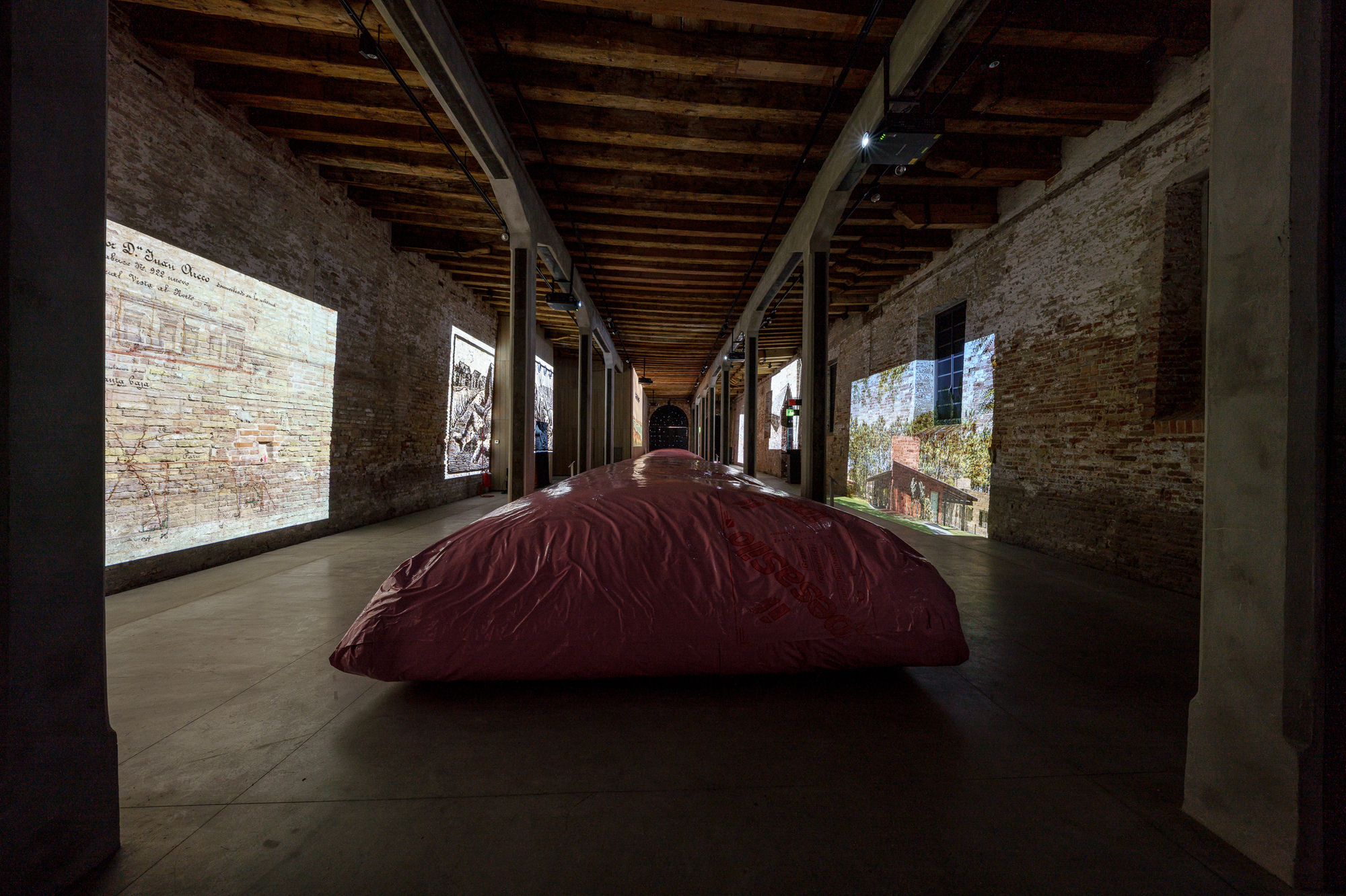 Gallery of Rest as an Experience in a Space Rich with Symbolism ...
