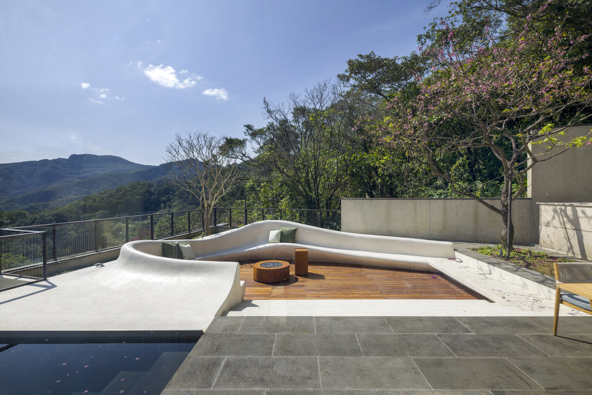 Gallery of Echo Villa / Peny Hsieh Interiors - 25