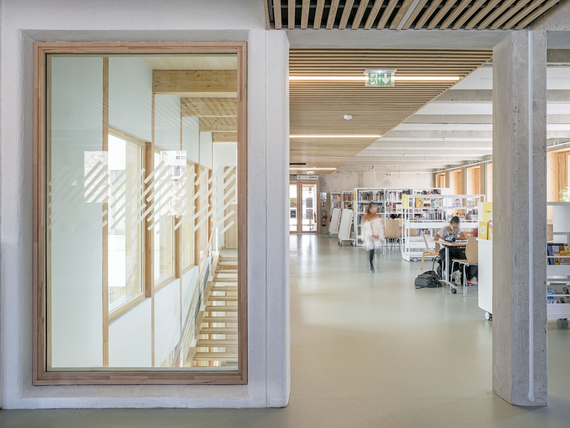 Gallery of James Baldwin Media Library and Refugee House / associer - 12