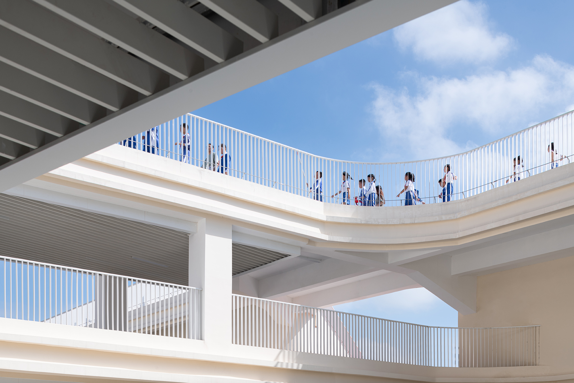 Gallery of Shenzhen Middle School Guangming Science City School ...